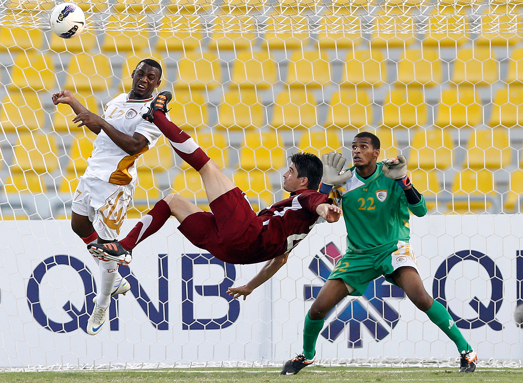 Friendly Kick - Photos of the Day for October 10, 2012 - ESPN