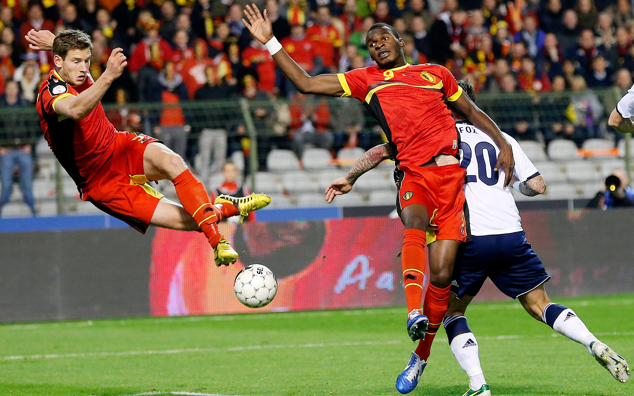 Belgian Wave - Photos of the Day October 17, 2012 - ESPN