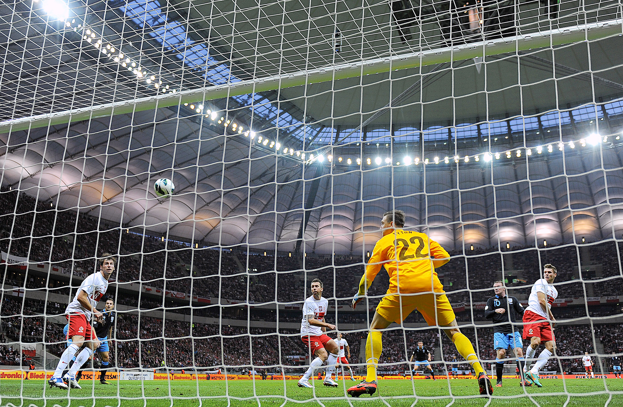 All Sights on the Goal - Photos of the Day October 18, 2012 - ESPN