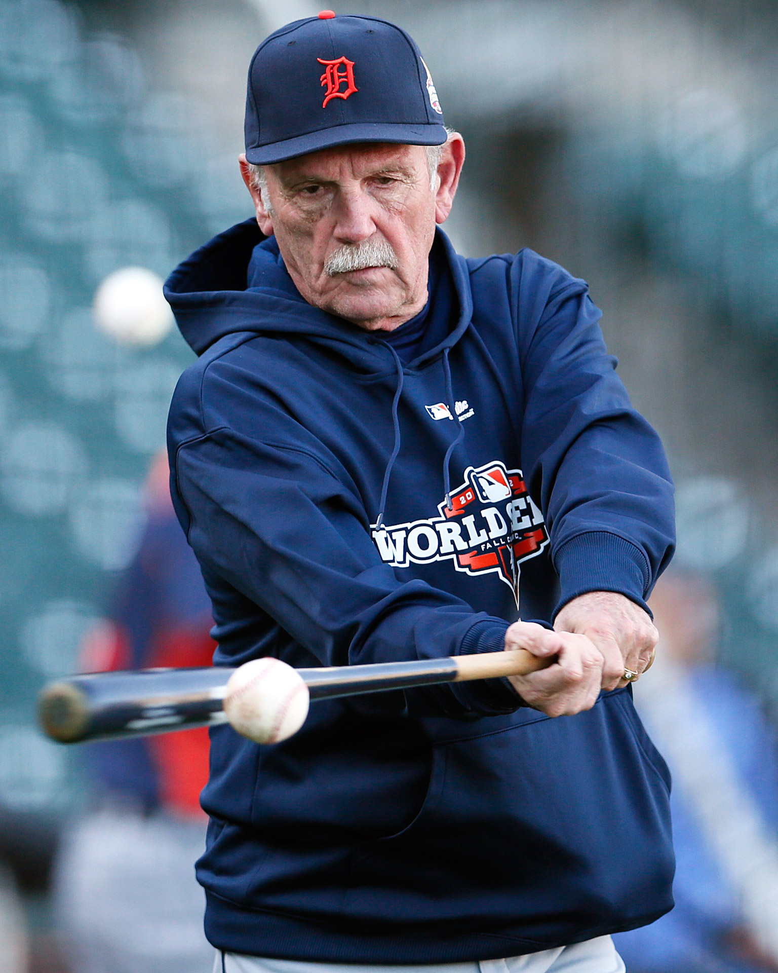 Staying Grounded - Photos of the Day October 24, 2012 - ESPN