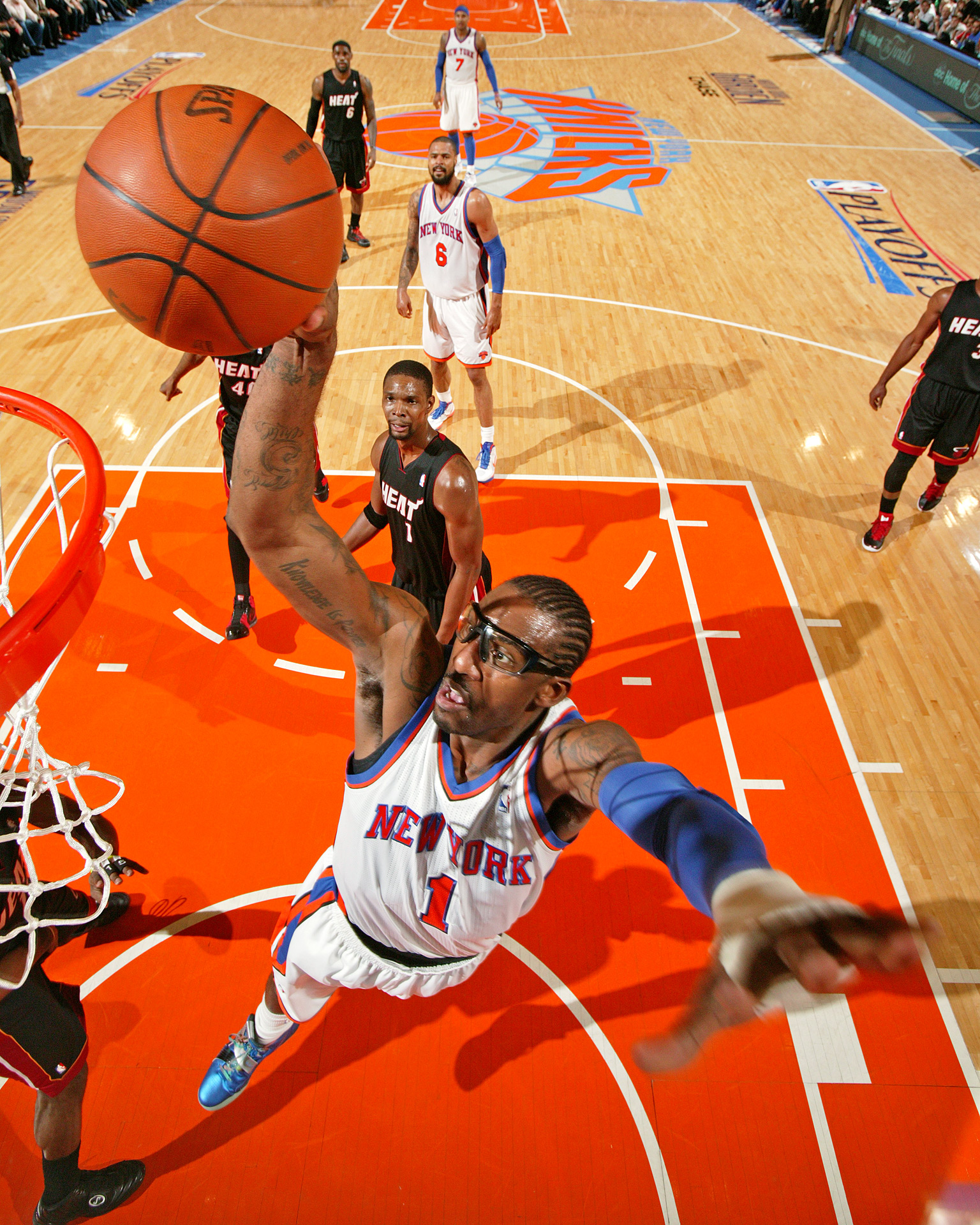 Stoudemire one-handed dunk : r/NBAimages