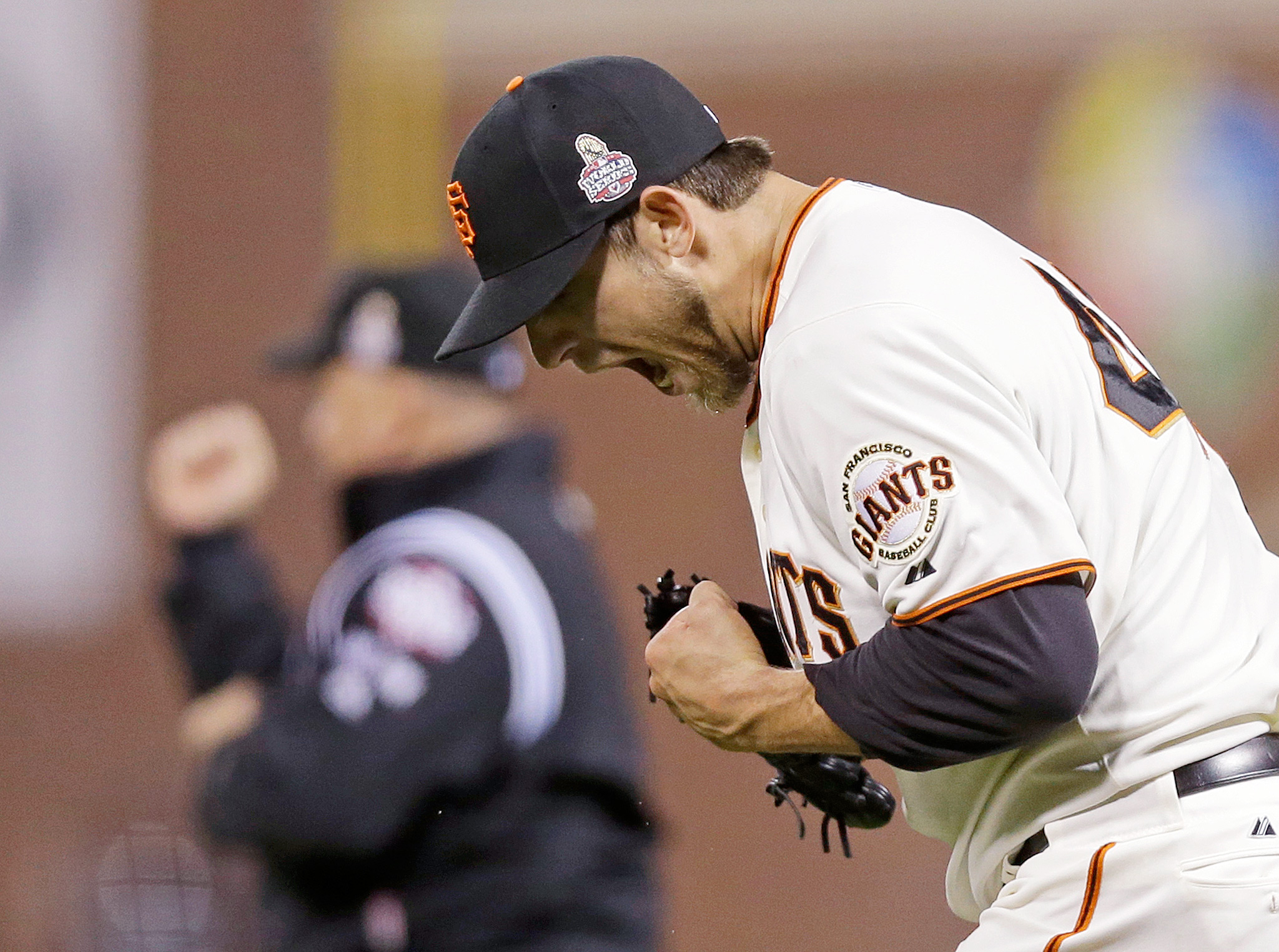 Doubled Over - Photos of the Day October 26, 2012 - ESPN