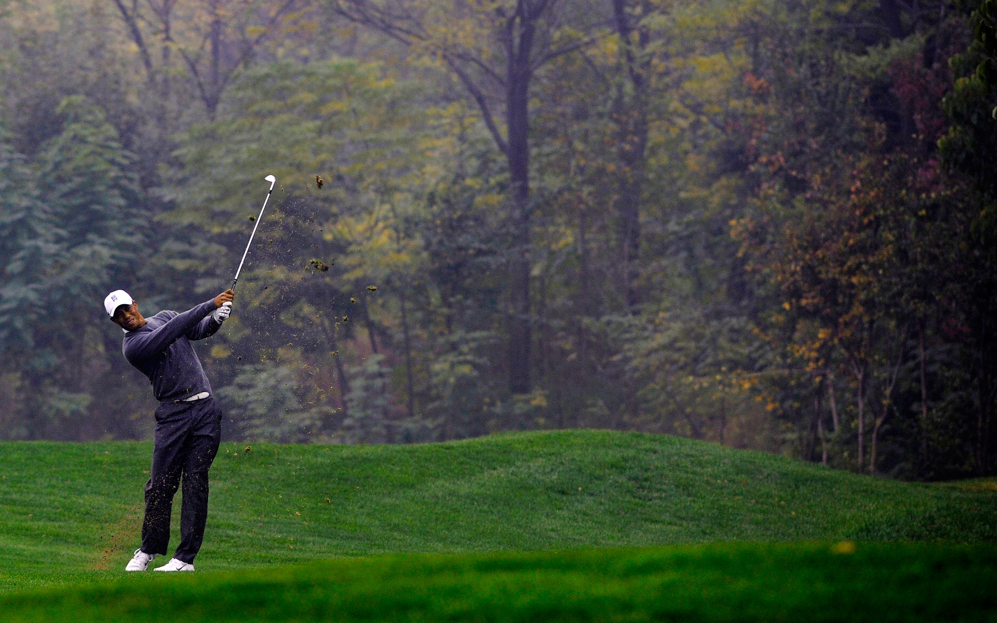 Rough Shot - Photos of the Day October 30, 2012 - ESPN