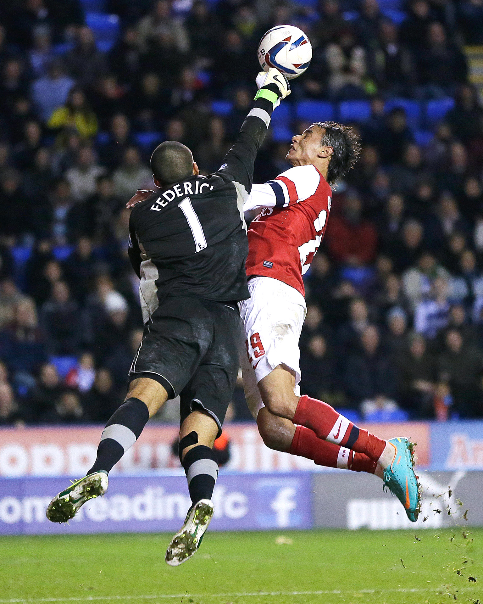 Punch Out - Photos of the Day October 31, 2012 - ESPN