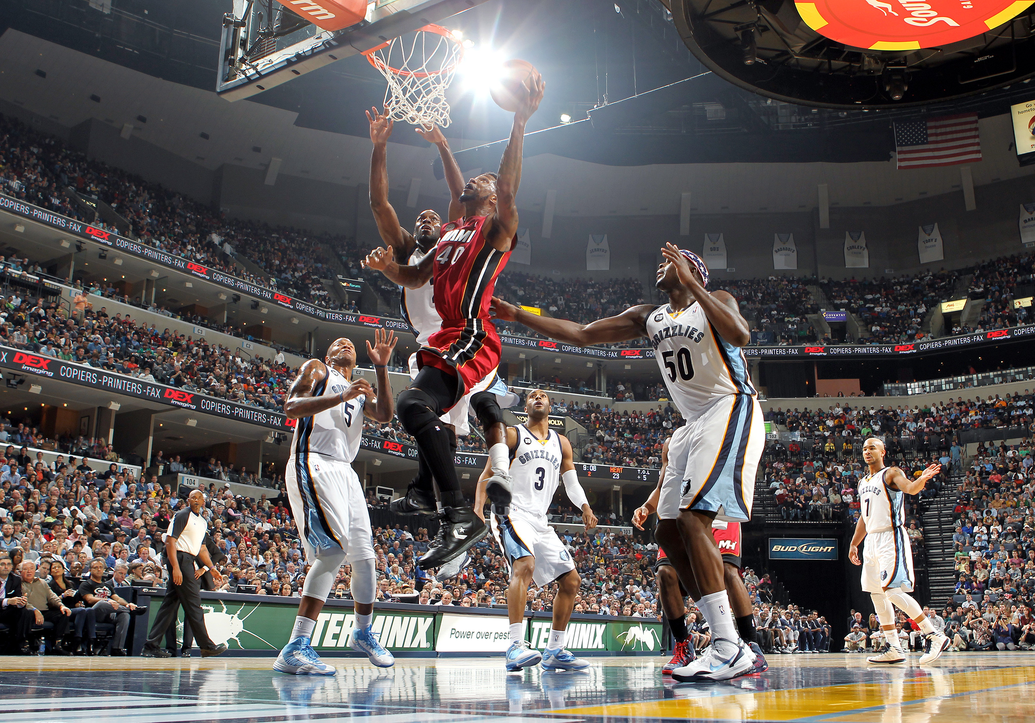 Guiding Light - Photos of the Day November 12, 2012 - ESPN