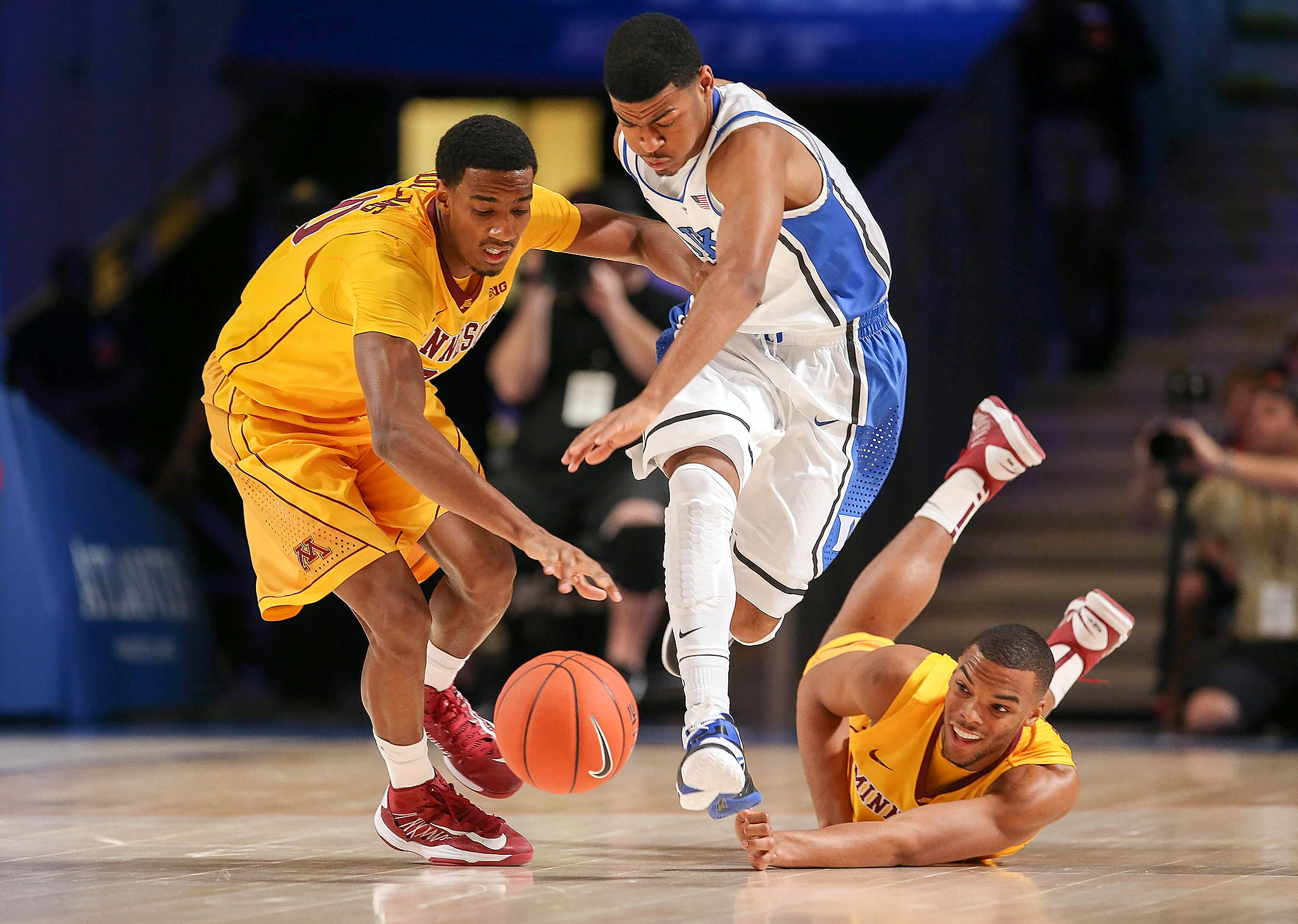 Quinn Cook - Photos of the Day November 23, 2012 - ESPN