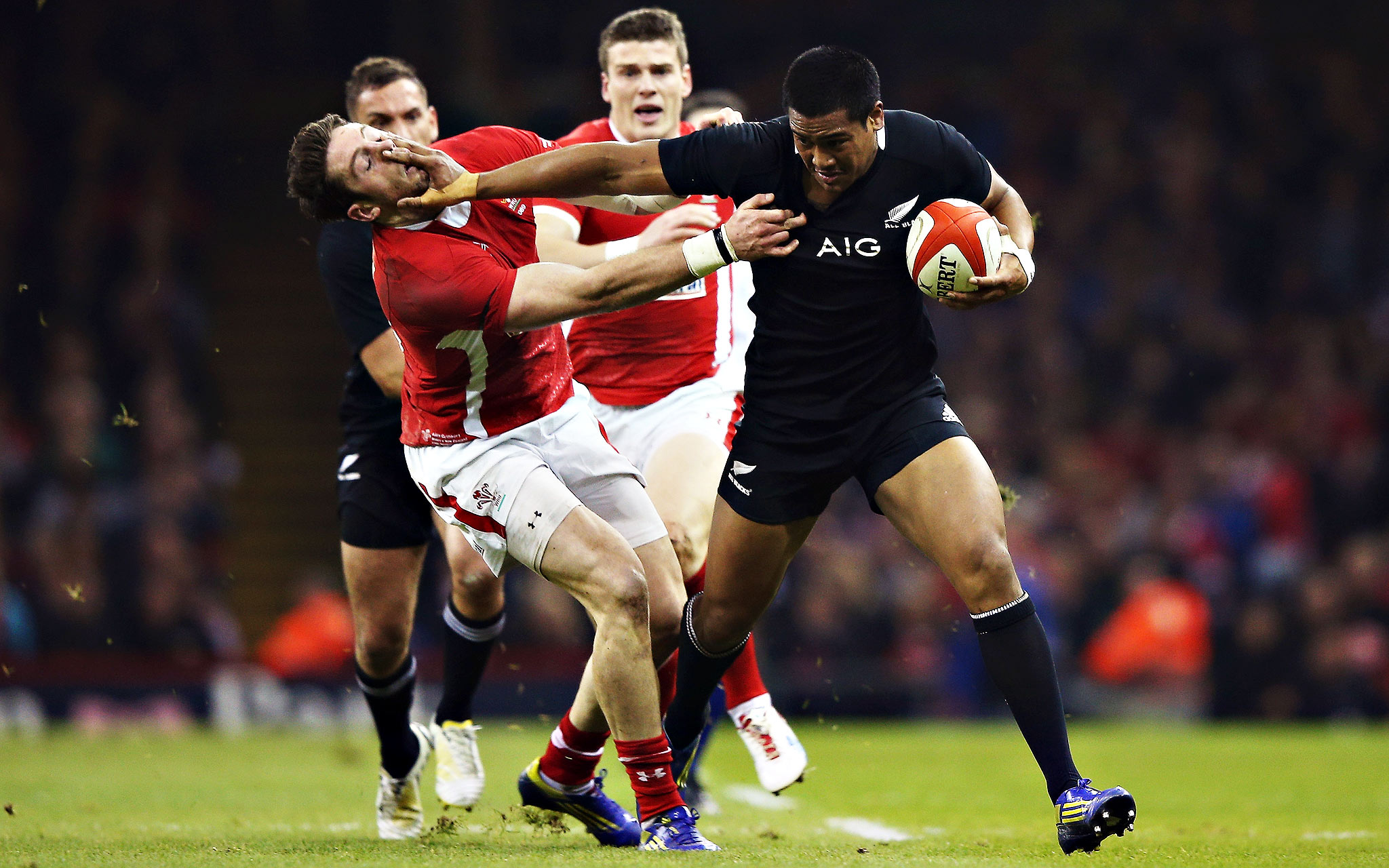 Push-Off - Photos of the Day for Nov. 26, 2012 - ESPN