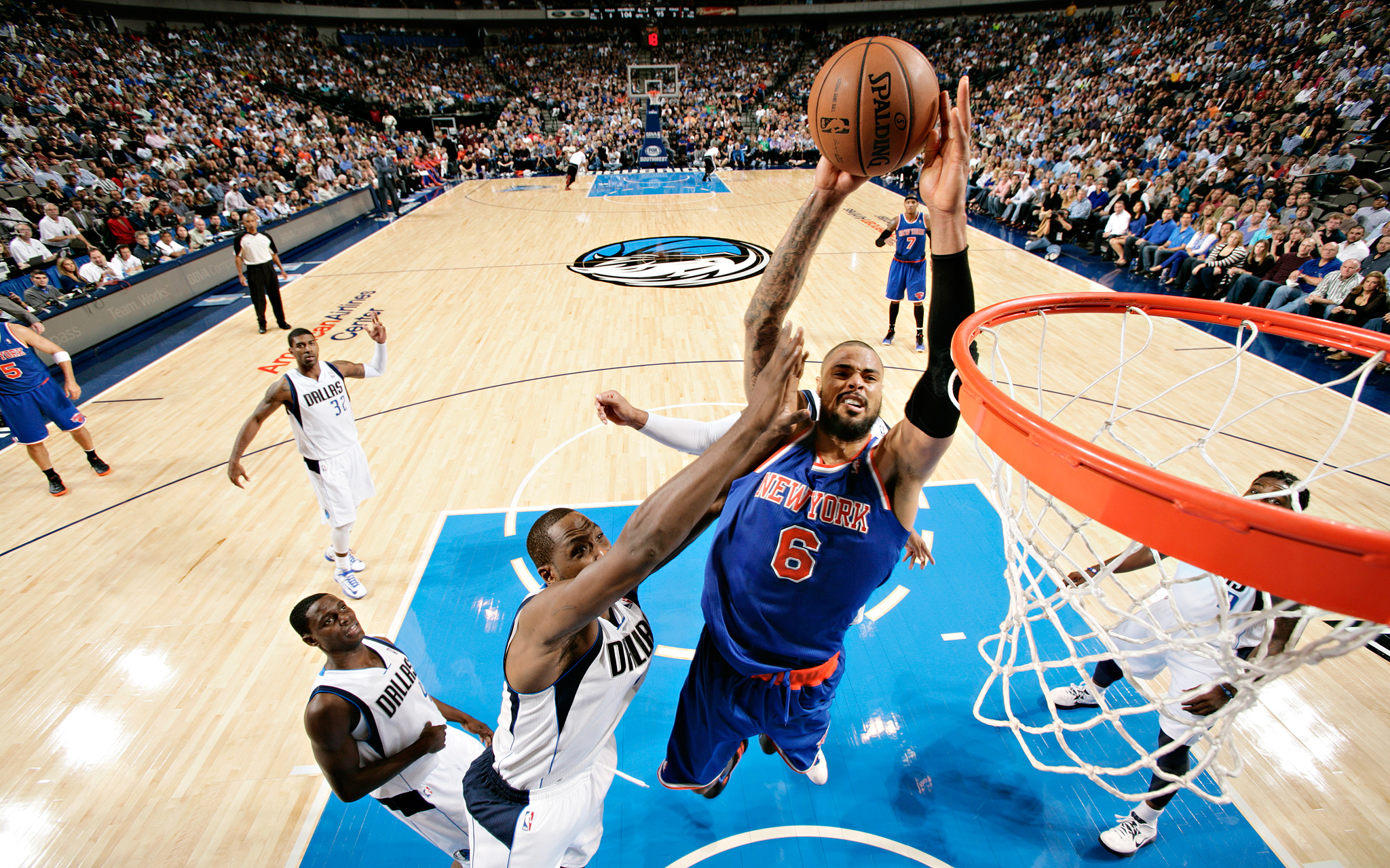 Tyson Chandler Powerful Two-Handed Dunk : r/NBAimages