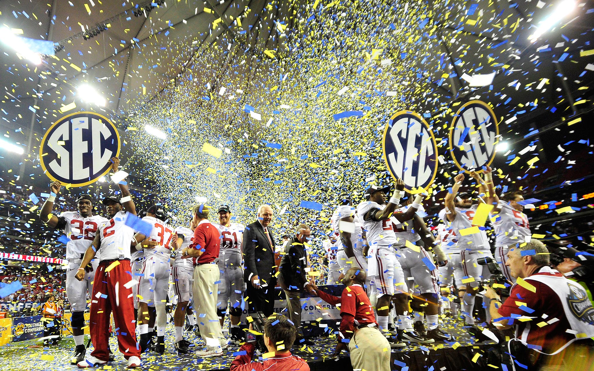 Tidal Wave - Photos of the Day for Dec. 03, 2012 - ESPN