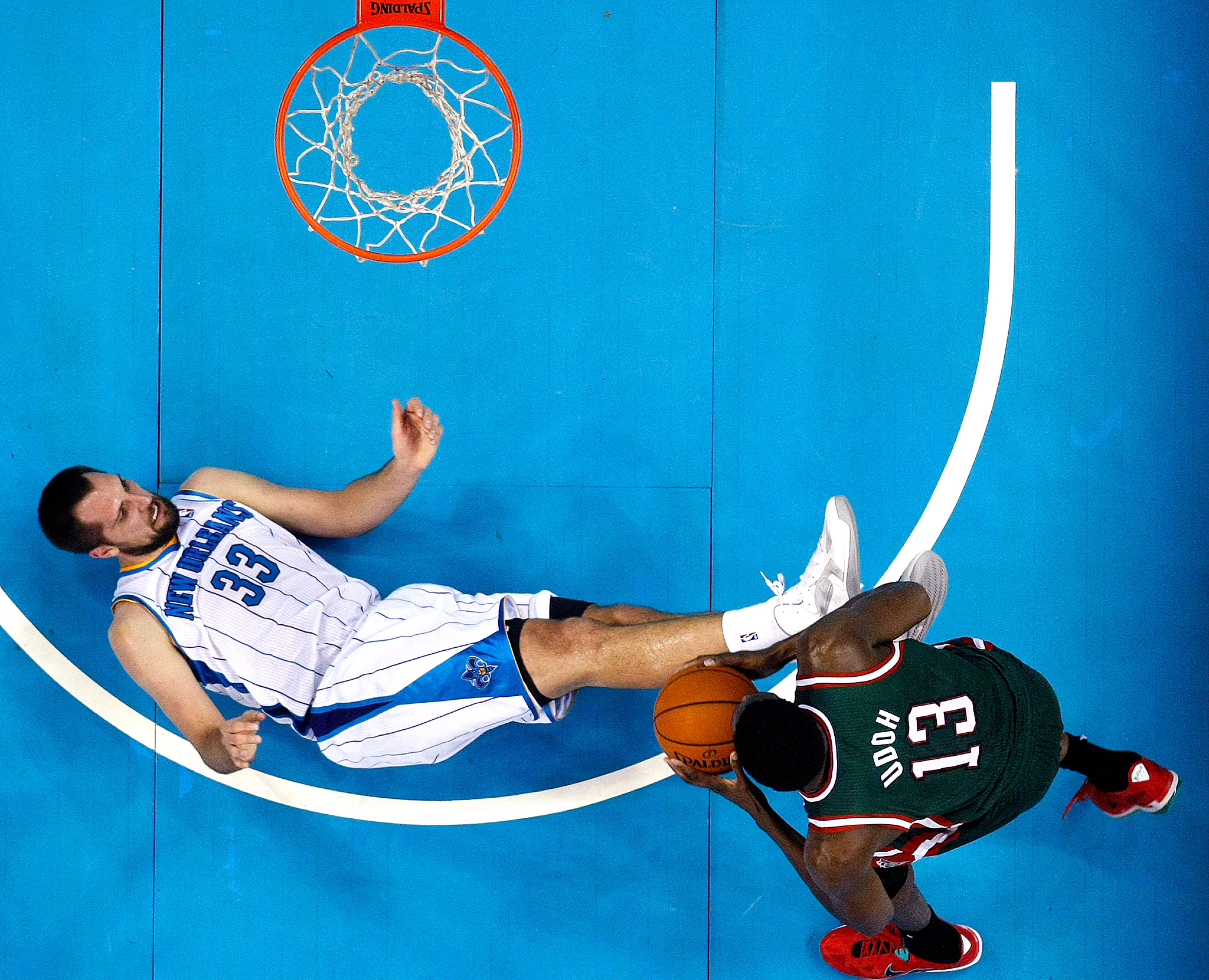 Push And Shove - Photos of the Day for Dec. 04, 2012 - ESPN