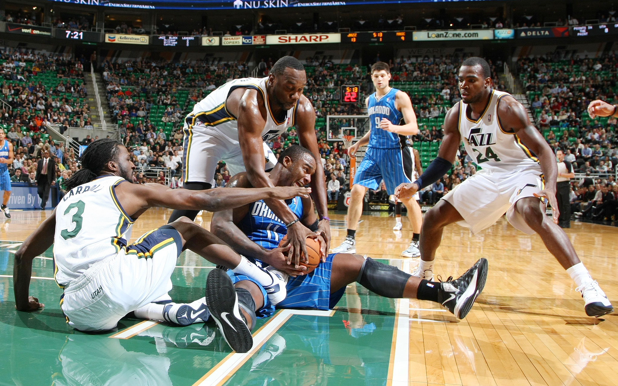 Team Effort - Photos of the Day for Dec. 06, 2012 - ESPN
