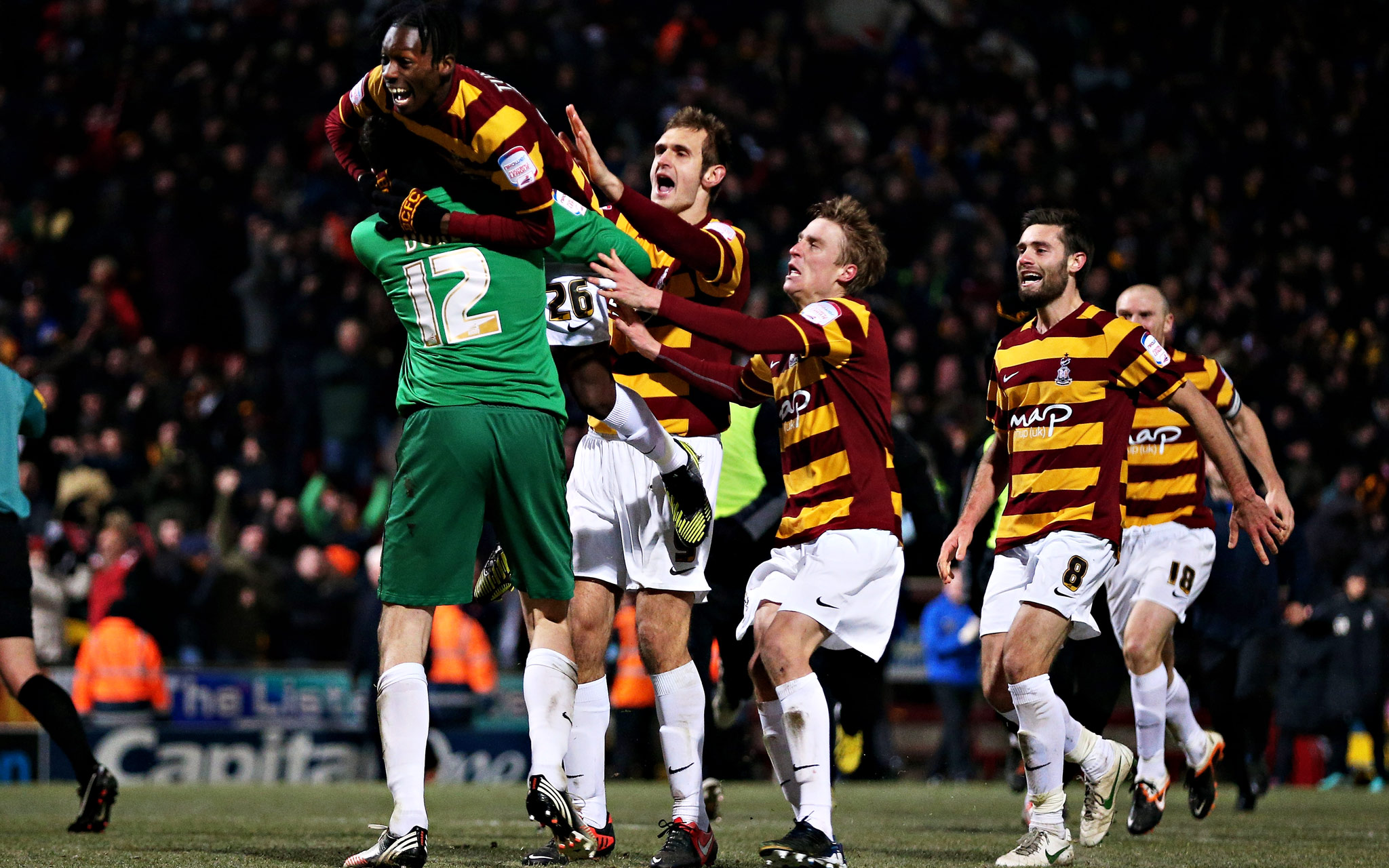 Shock And Awe - Photos of the Day for Dec. 12, 2012 - ESPN