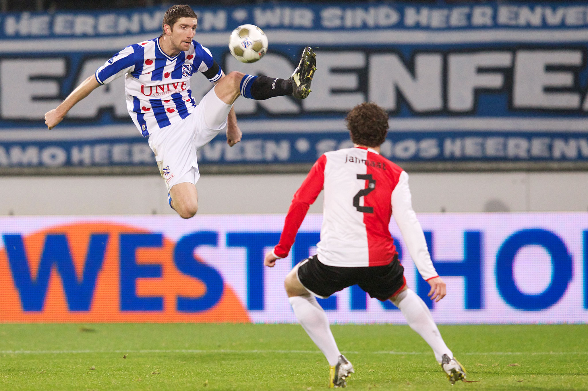 High Kicking - Photos of the Day for Dec. 20, 2012 - ESPN