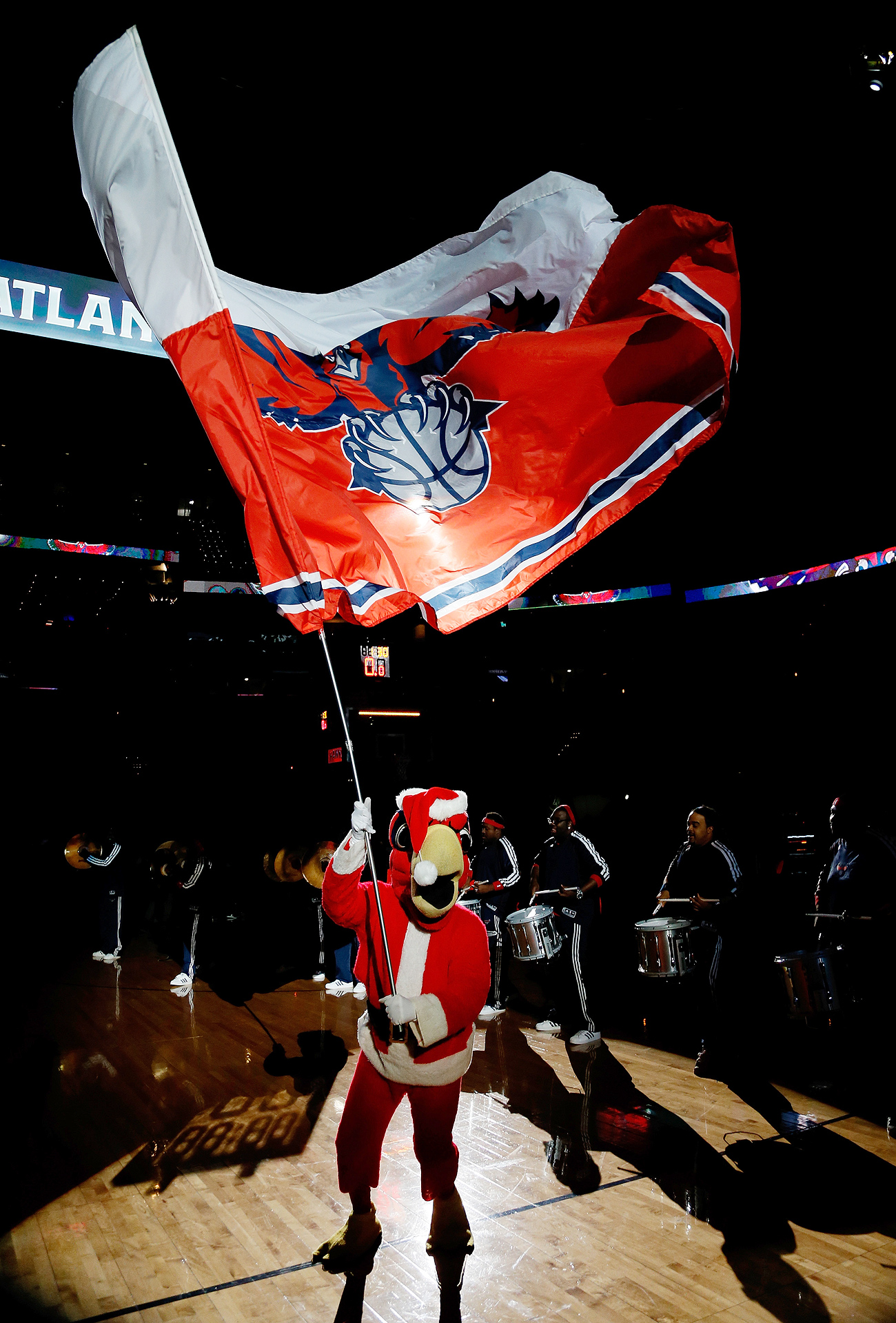 The Holiday Hawk - Photos of the Day (Christmas 2012) - ESPN