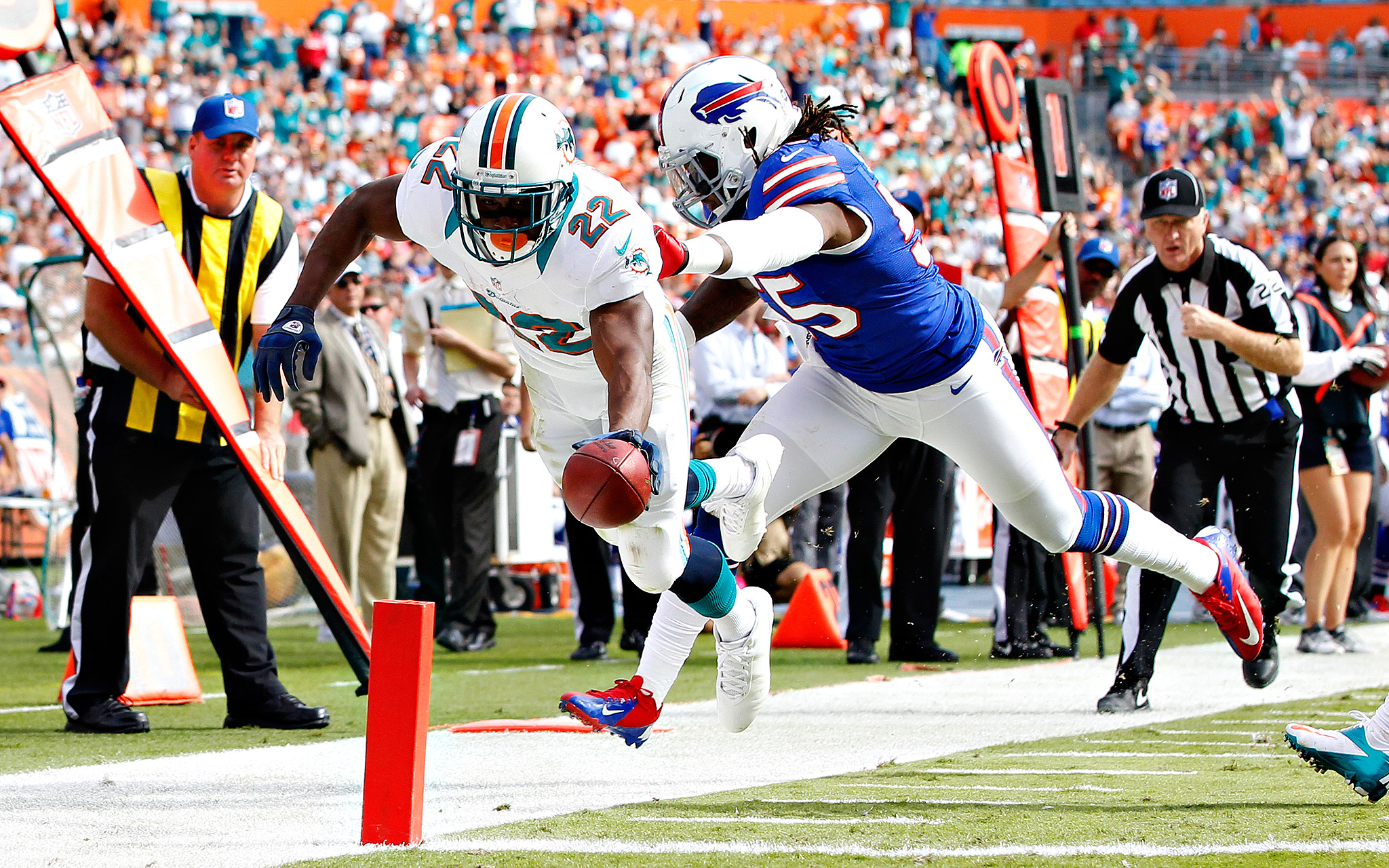 Reggie Reach - Photos of the Day for Dec. 24, 2012 - ESPN