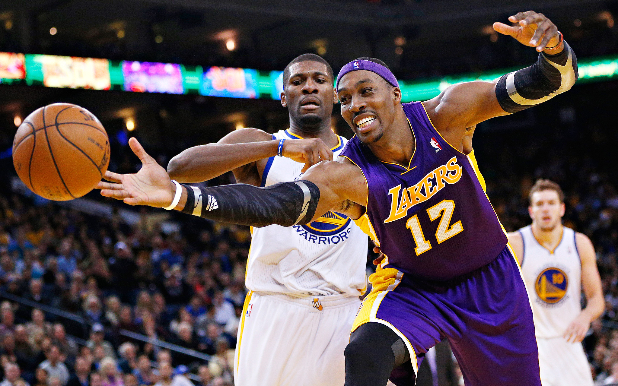 Just Out of Reach - Photos of the Day for Dec. 24, 2012 - ESPN