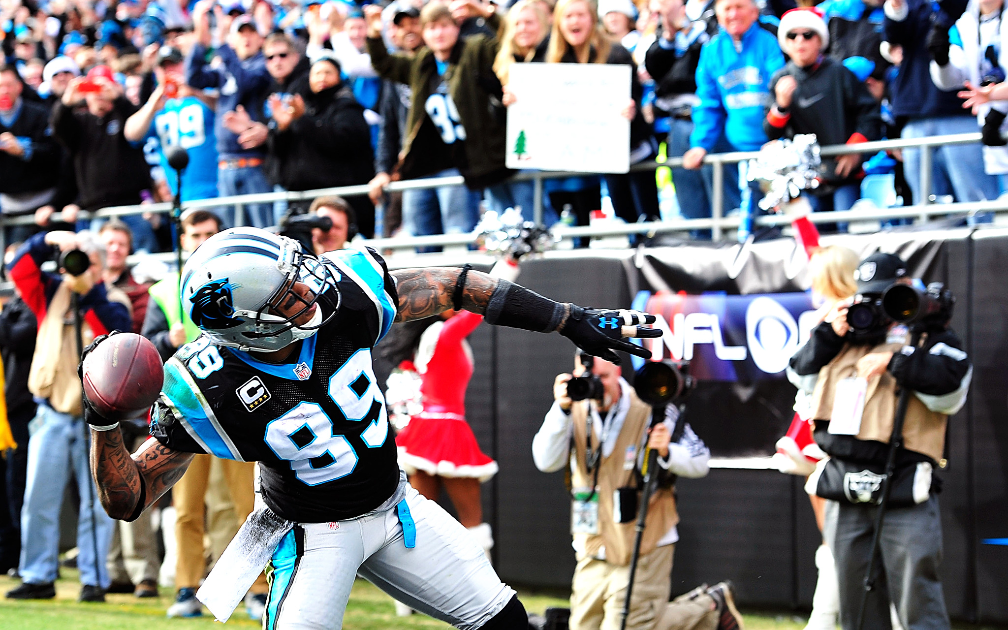 Here's A Souvenir - NFL Week 16 Gallery - ESPN