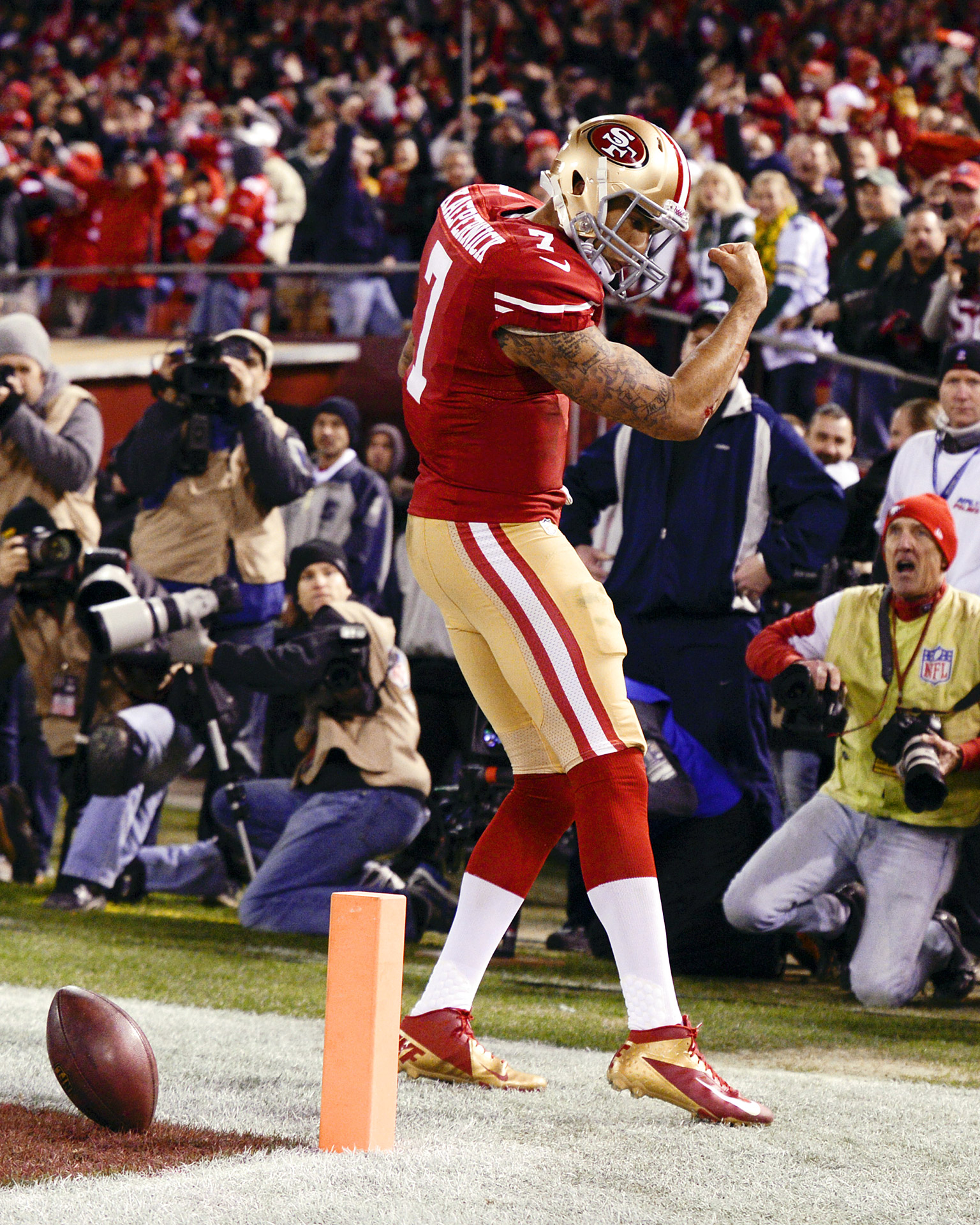 Strong Arm - Photos of the Weekend for Jan. 11-13, 2013 - ESPN