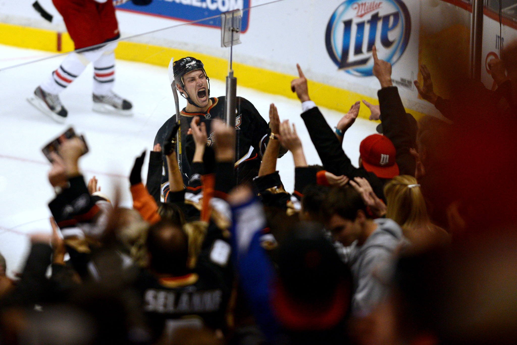 Cheering on - The Week in Pictures Feb. 18-21, 2013 - ESPN