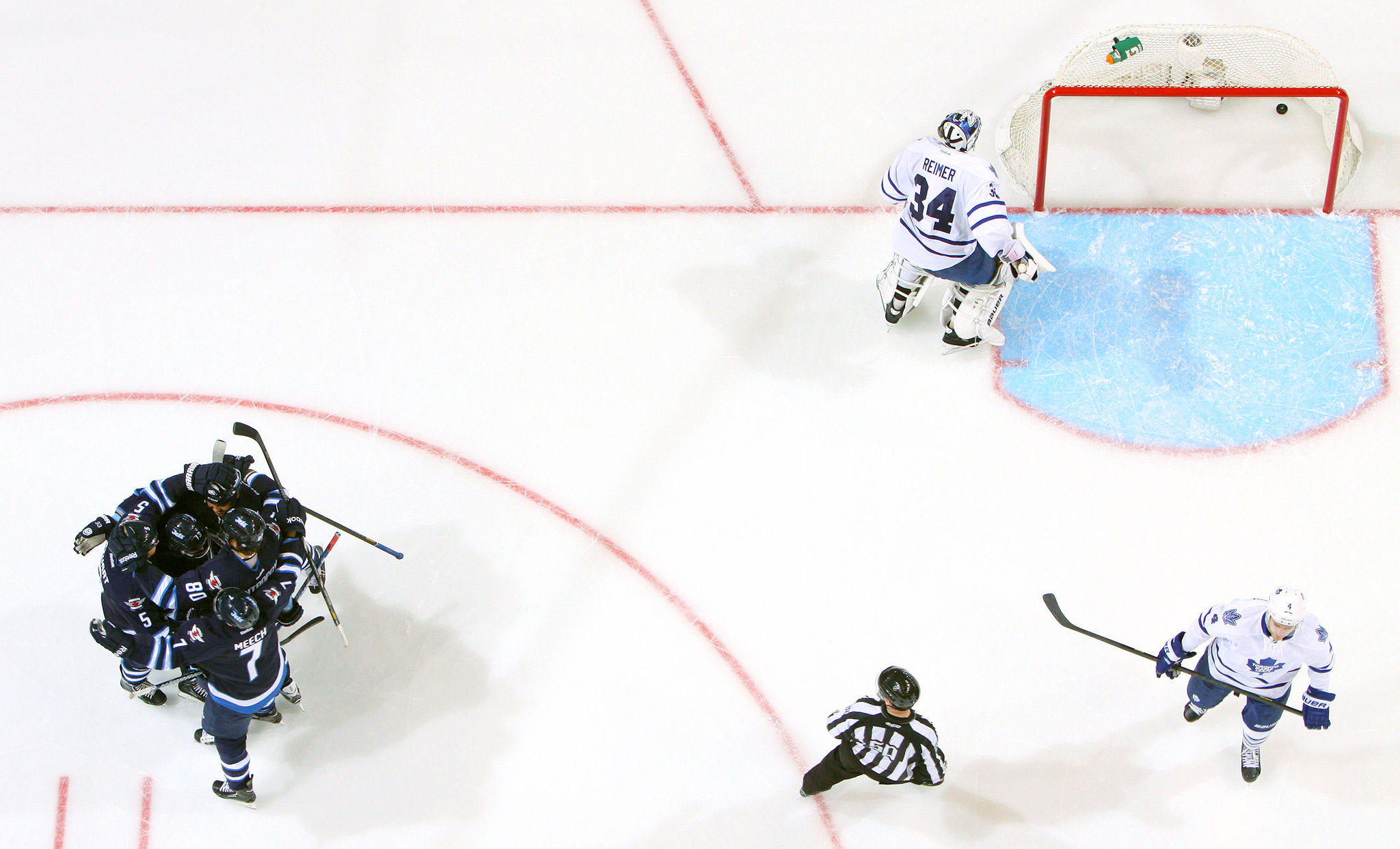 Group Hug - The Week in Pictures for March 11-13, 2013 - ESPN