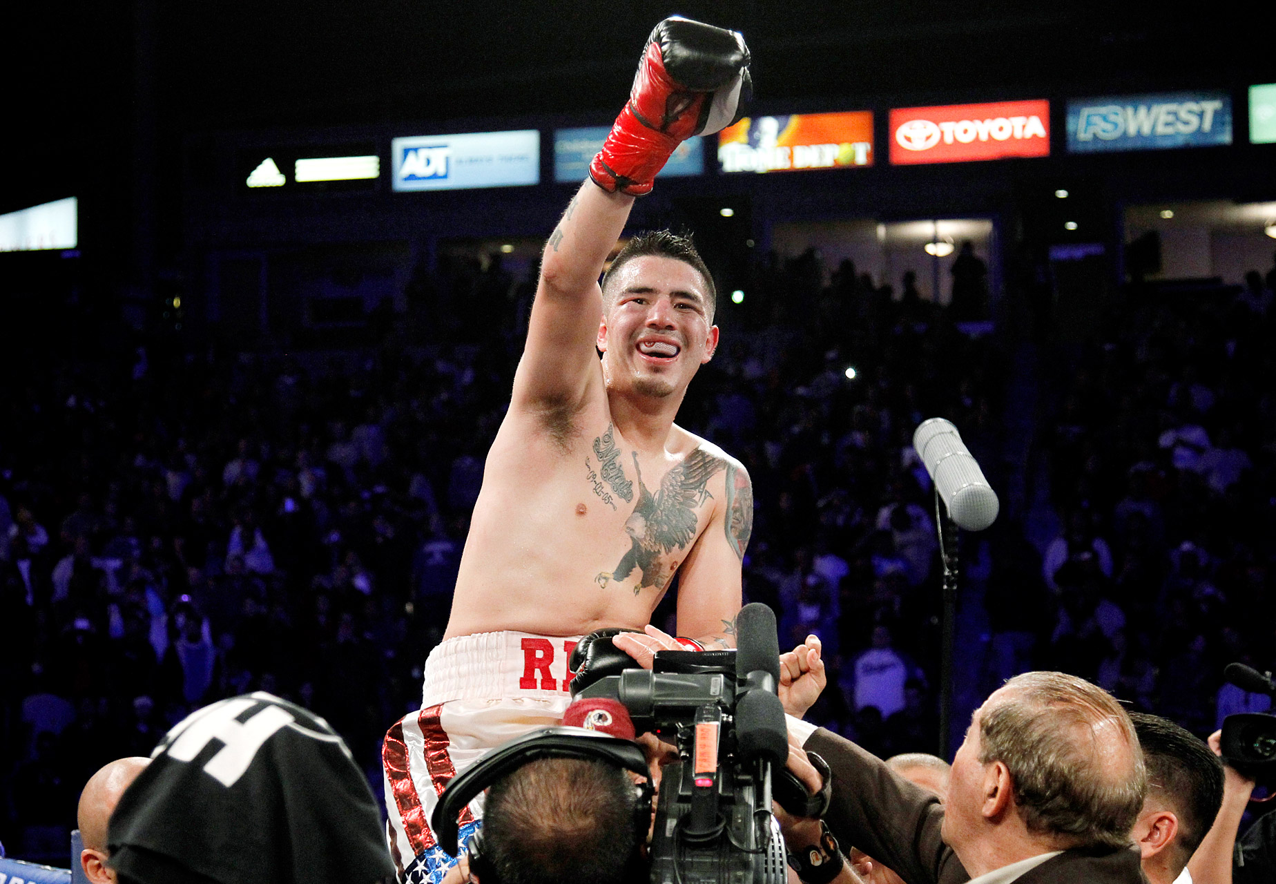 Brandon Rios-Mike Alvarado I - Photo gallery: Brandon Rios-Mike ...