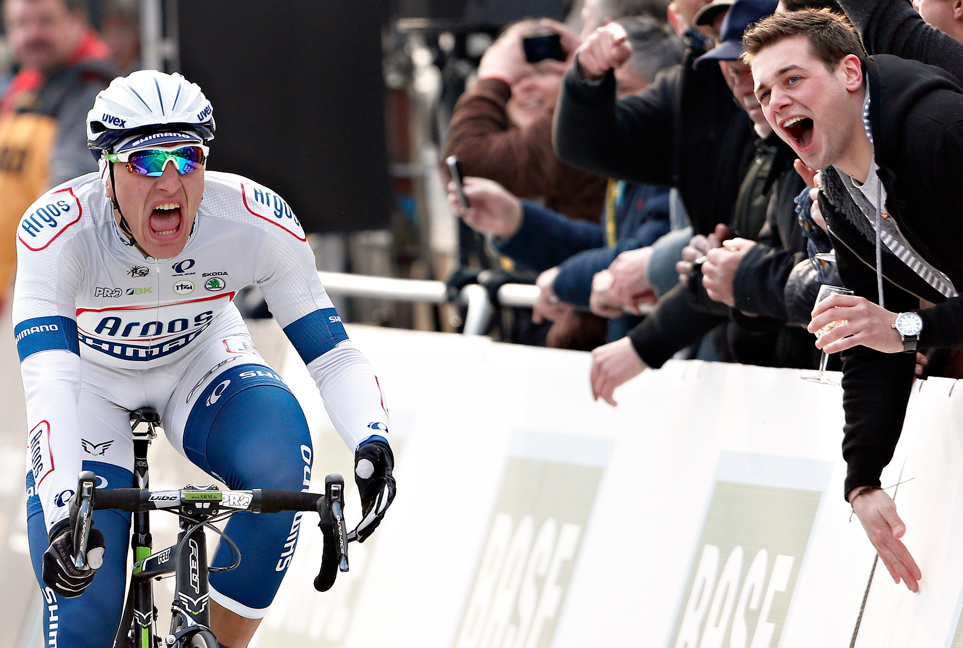 Crossing the Finish Line - The Week in Pictures for April 1-3, 2013 - ESPN