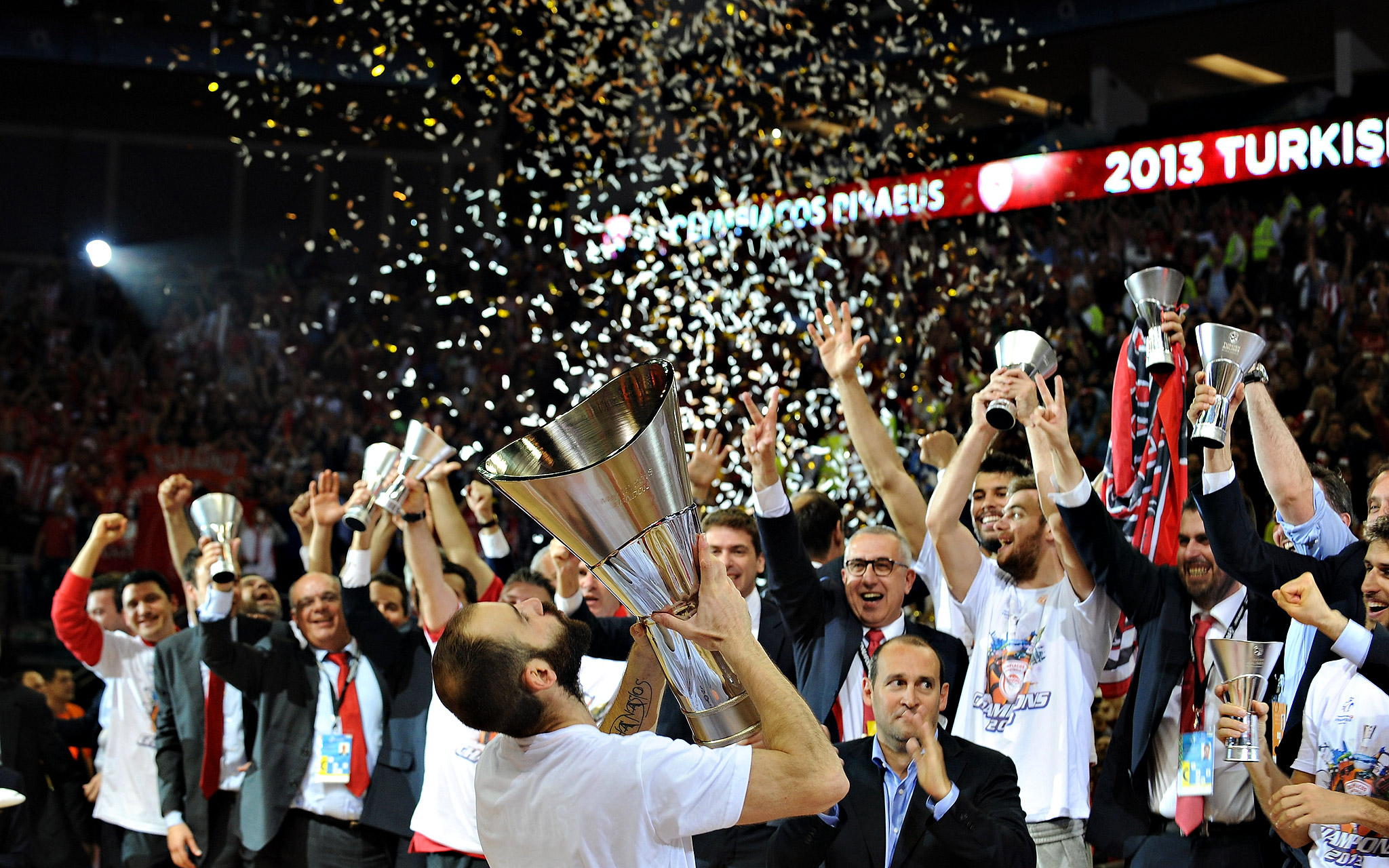 Trophy Moment - The Weekend in Pictures for May 10 - May 12, 2013 - ESPN