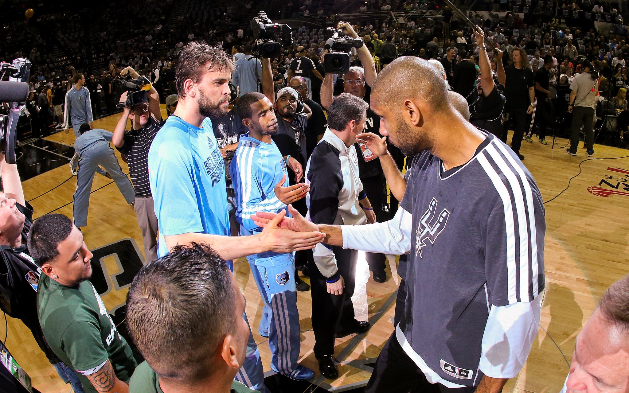 Friendly Foes - The Week in Pictures for May 20-May 22, 2013 - ESPN