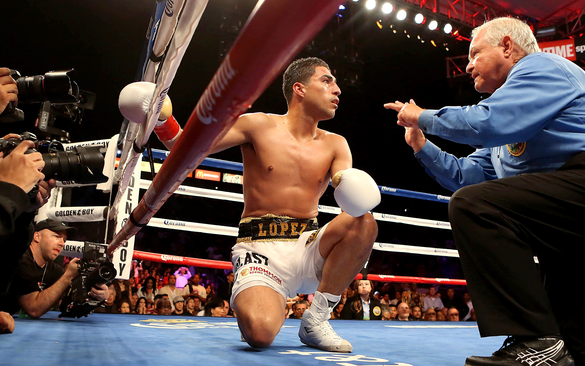 Josesito Lopez after being knocked down - Saturday Night At The Fights ...