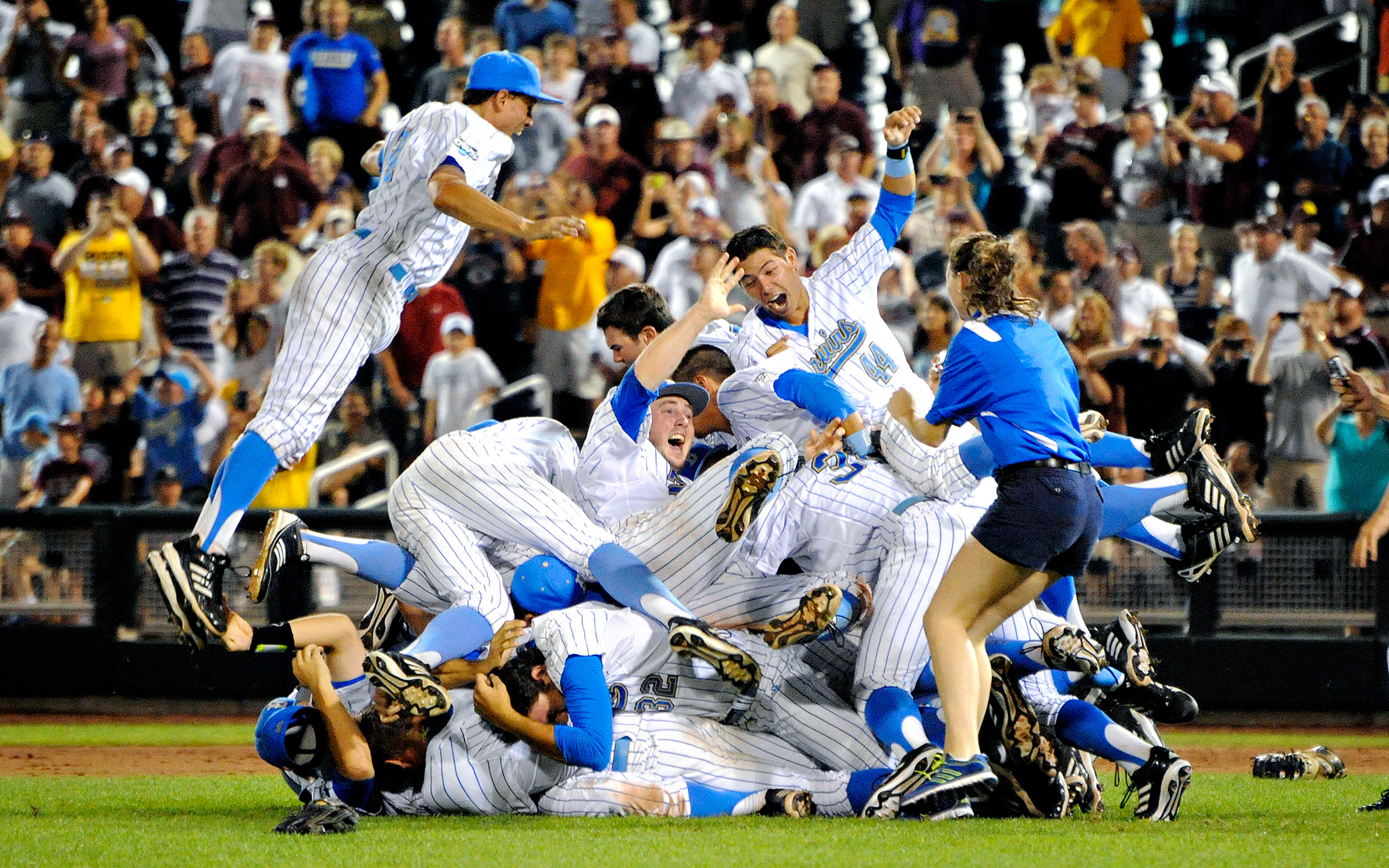 Bruins Win - The Week in Pictures for June 24-30, 2013 - ESPN
