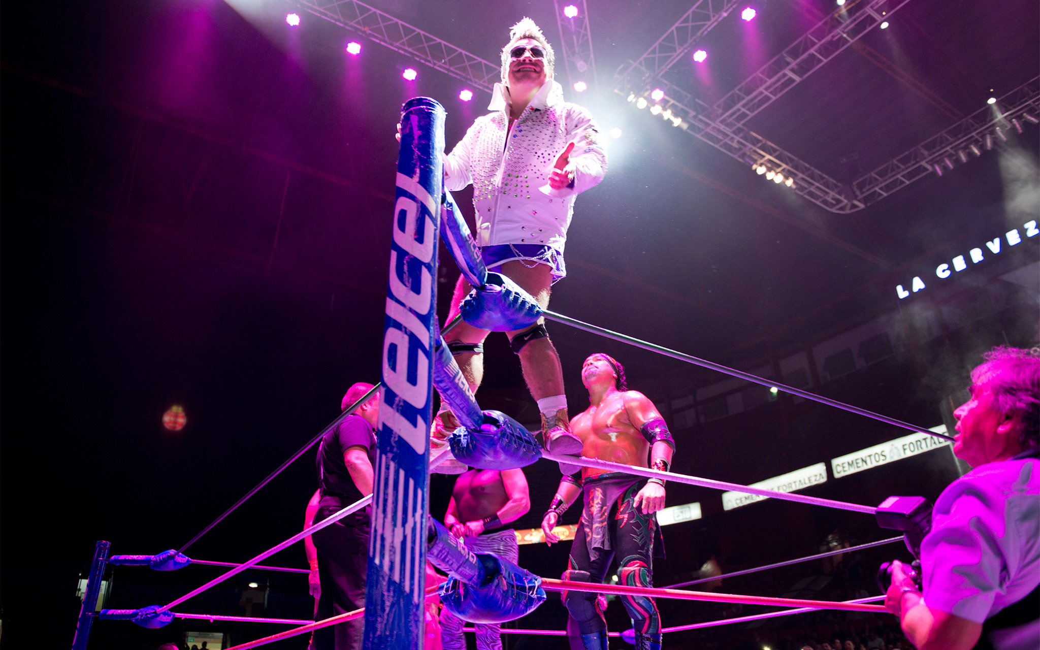 Gay Elvis - Los Exoticos - ESPN