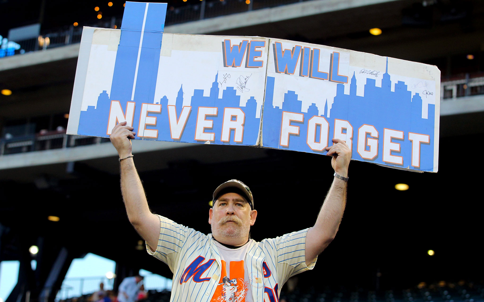 Never Forget - The Week in Pictures for Sept. 9-Sept. 15, 2013 - ESPN