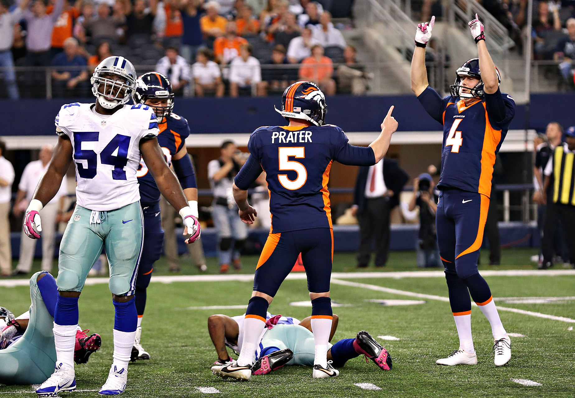 Kick, Score, Celebrate - The Week in Pictures for Sept. 30-Oct. 6, 2013 ...