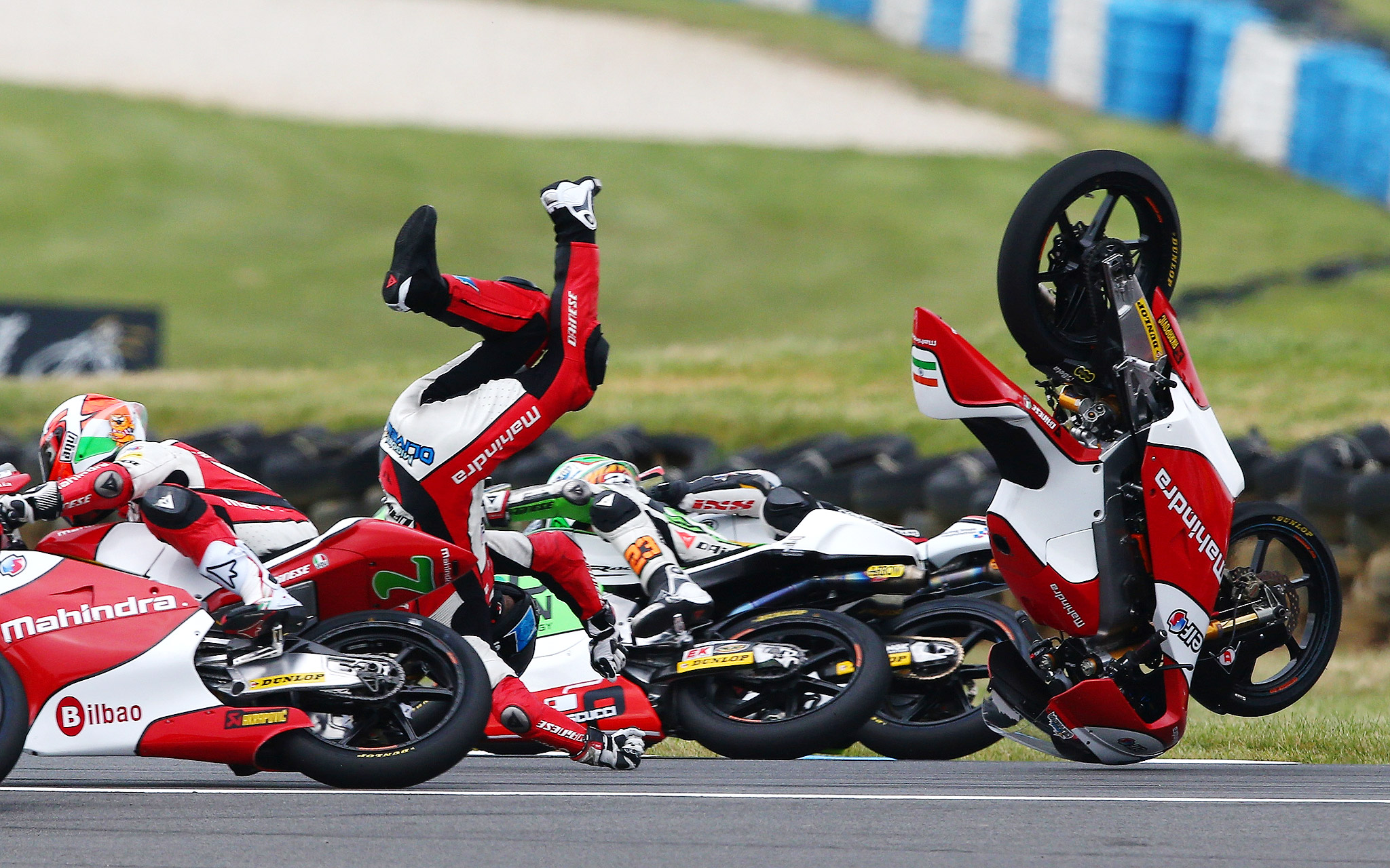 Crash - The Week in Pictures for Oct. 14-20, 2013 - ESPN