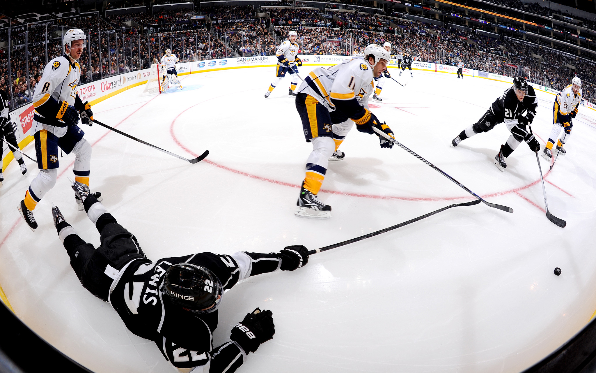 Puck Battles - The Week in Pictures for Oct. 29-Nov. 4, 2013 - ESPN