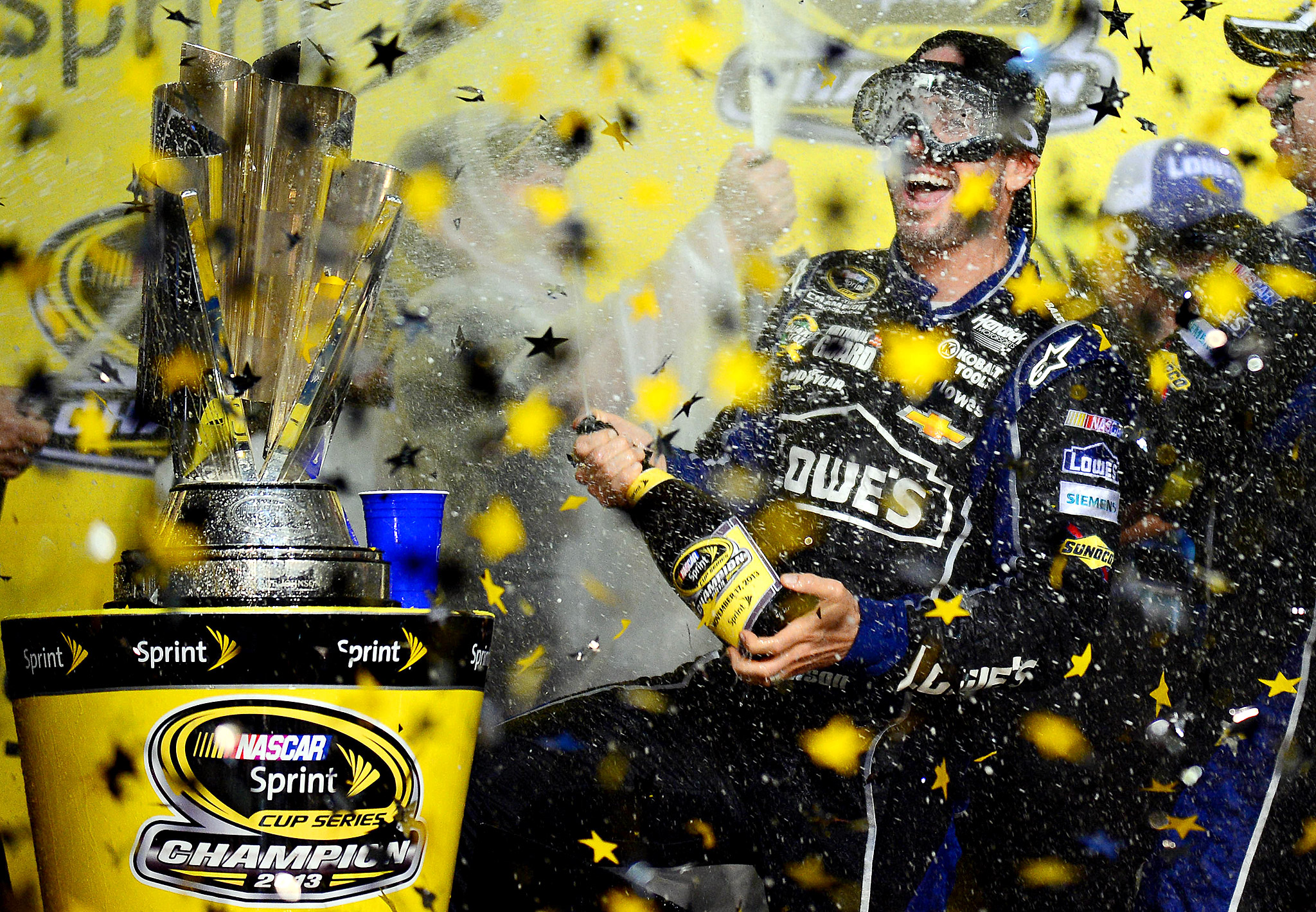 Champagne Shower - The Week in Pictures for Nov. 12-17, 2013 - ESPN