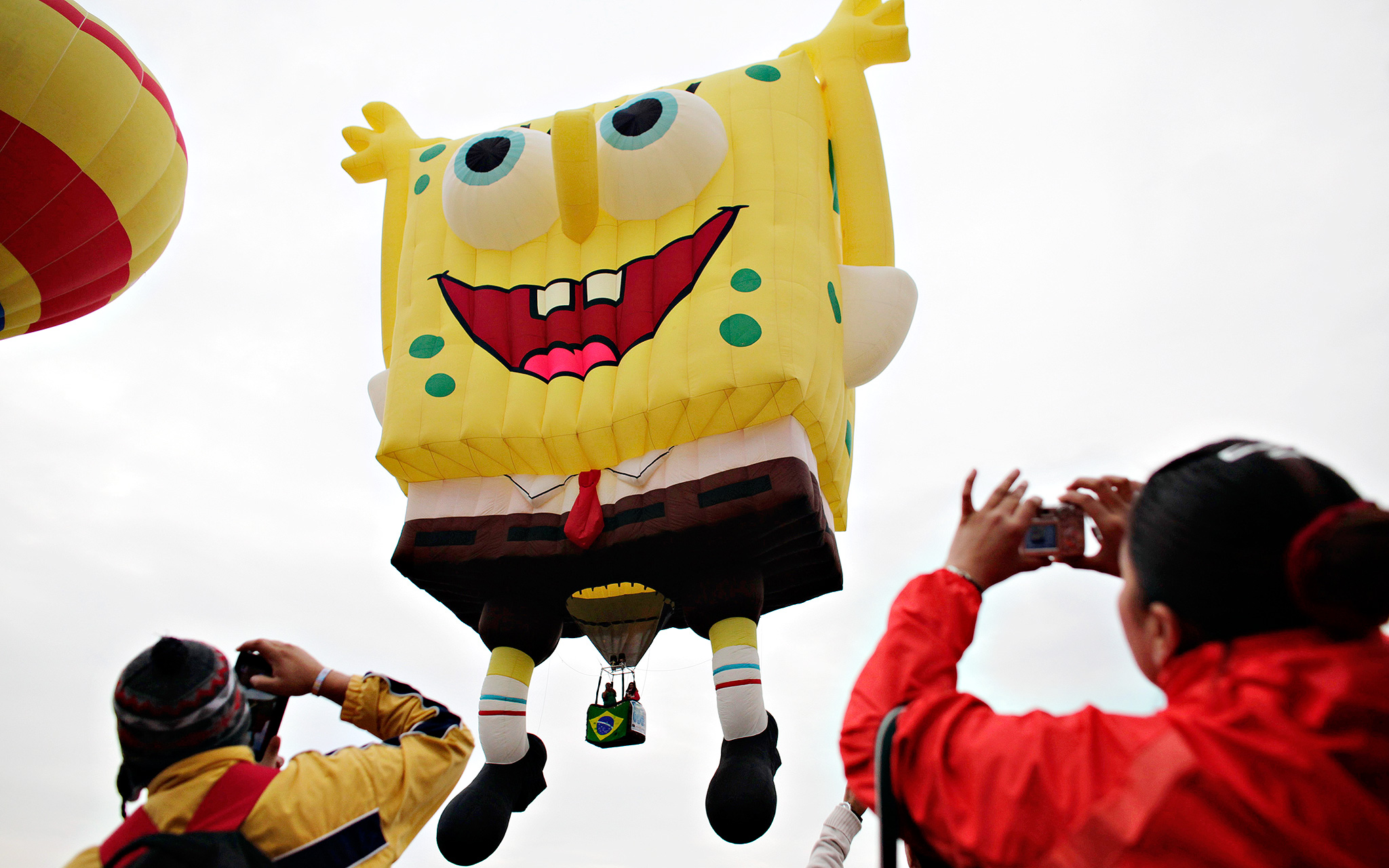 SpongeBob Balloon - Friday Funnies for Nov. 22, 2013 - ESPN