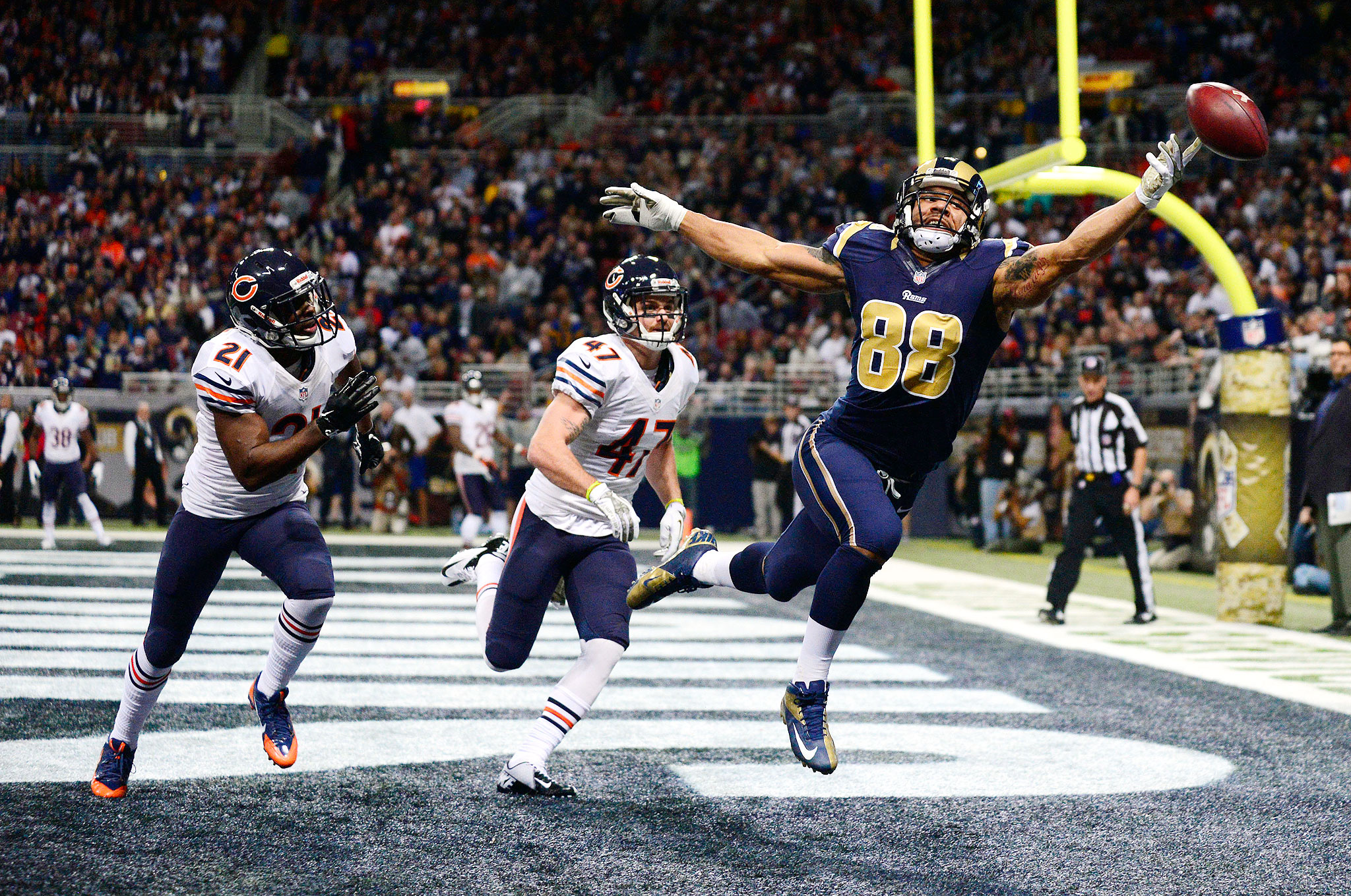 One That Got Away - NFL: Week 12 in Pictures - ESPN