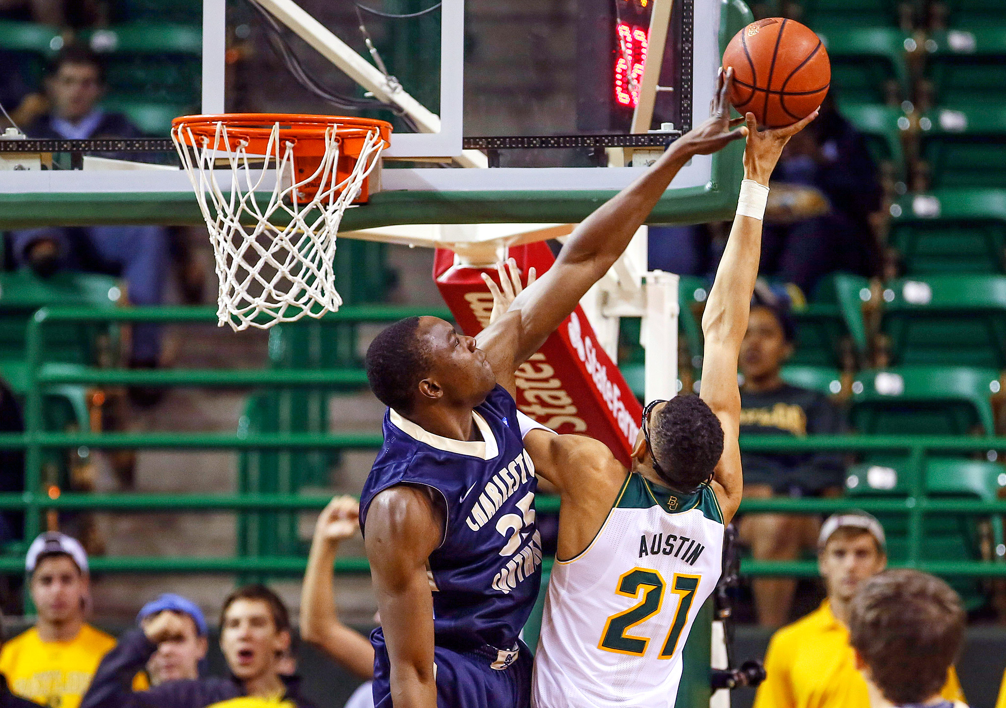 Shot Blocked - The Week in Pictures for Nov. 18-24, 2013 - ESPN