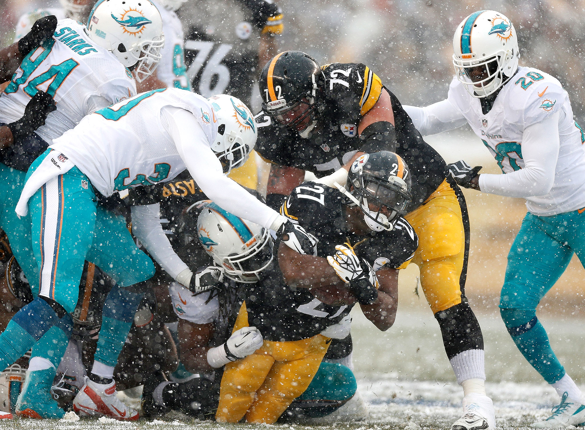 Weathering The Storm - NFL: Week 14 in Pictures - ESPN