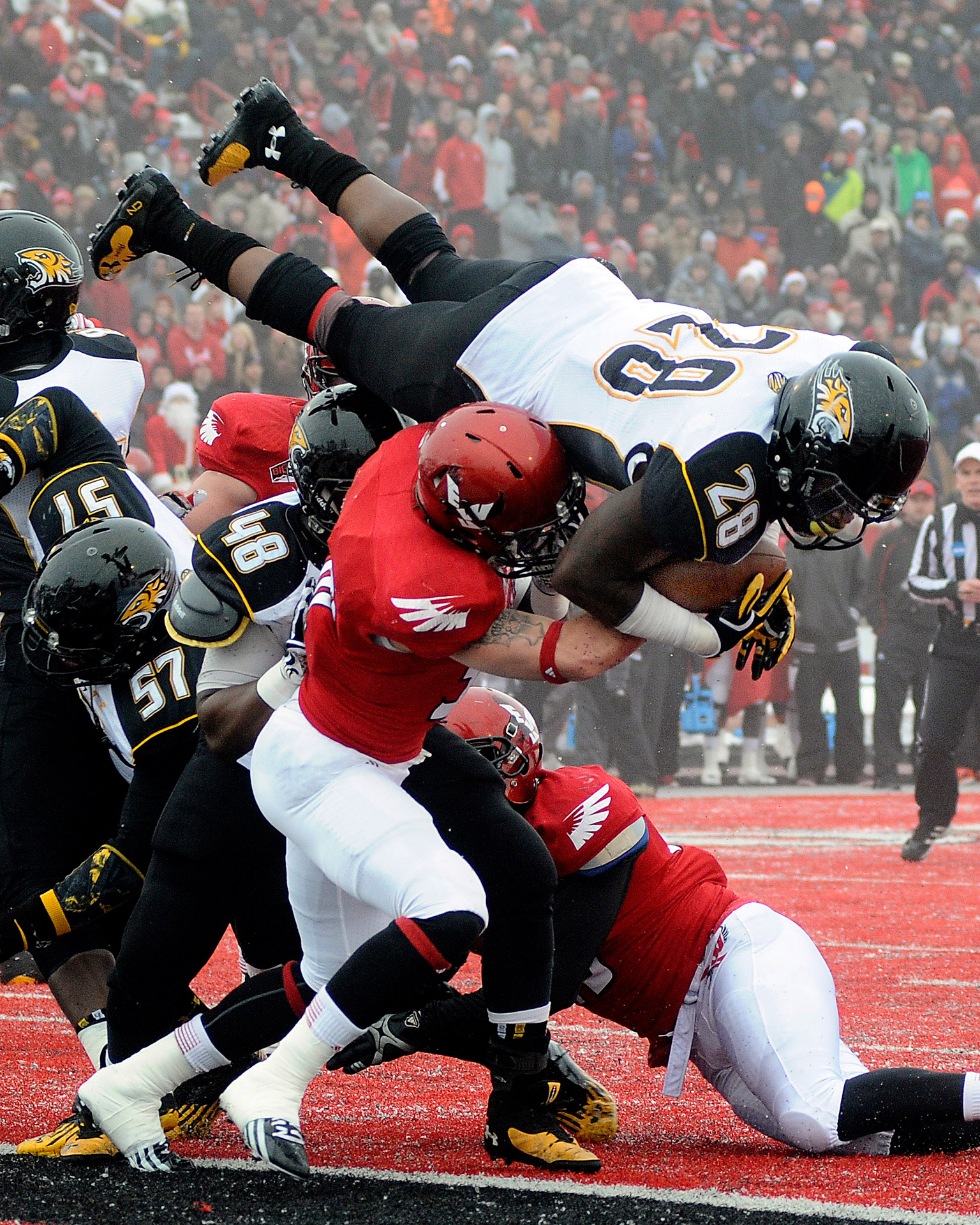 Going Airborne - The Week in Pictures for Dec. 16-22, 2013 - ESPN