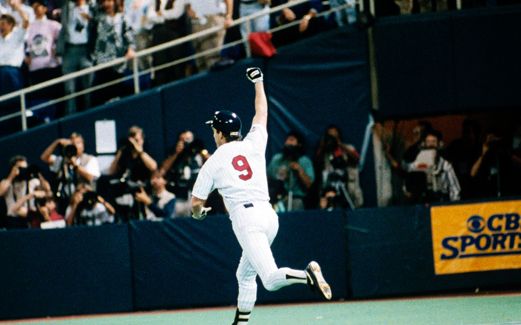 Gene Larkin - Metrodome Baseball Moments - ESPN
