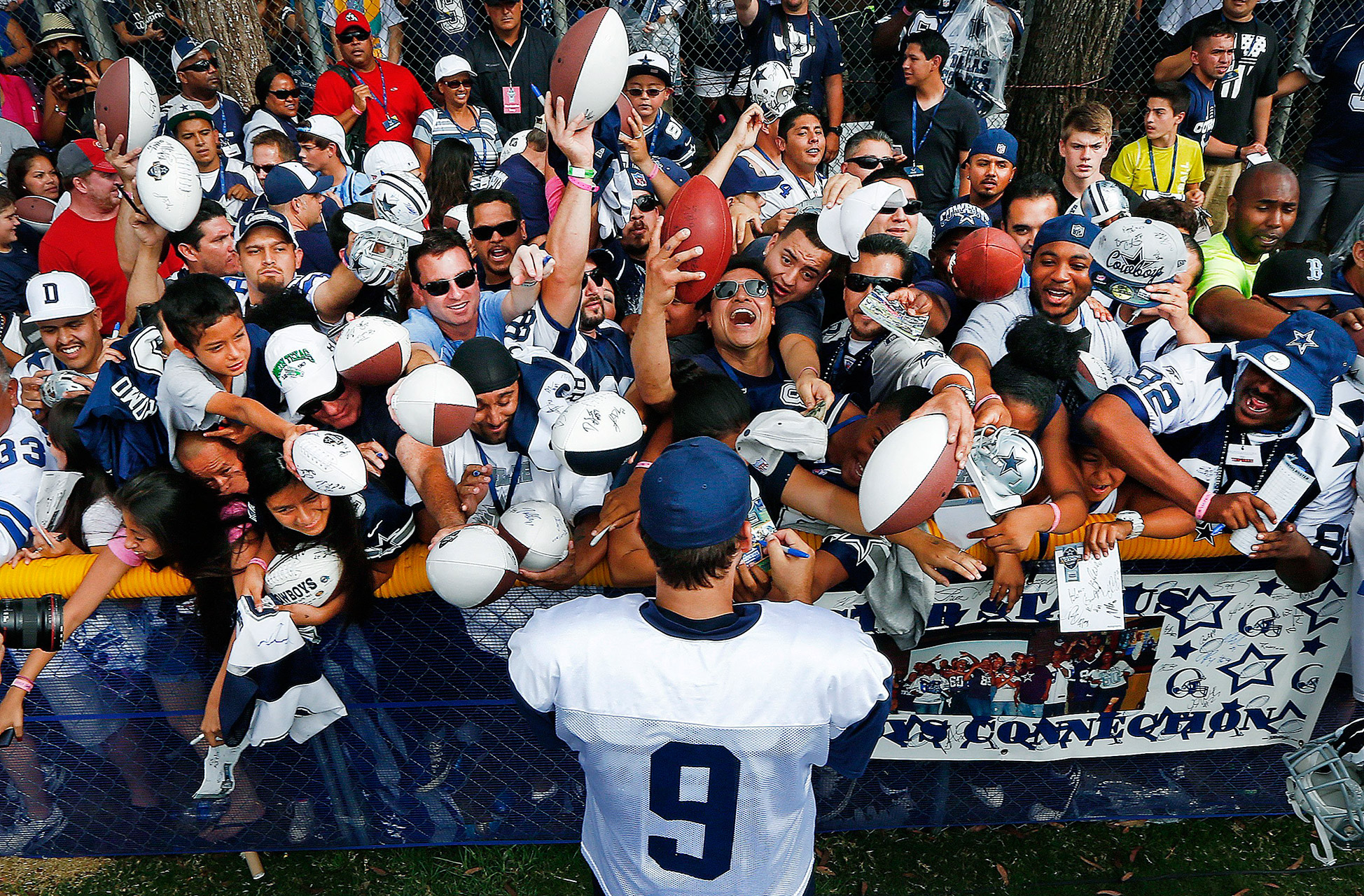 Tony Romo with Fans - Friday Funnies for August 8, 2014: NFL Training ...