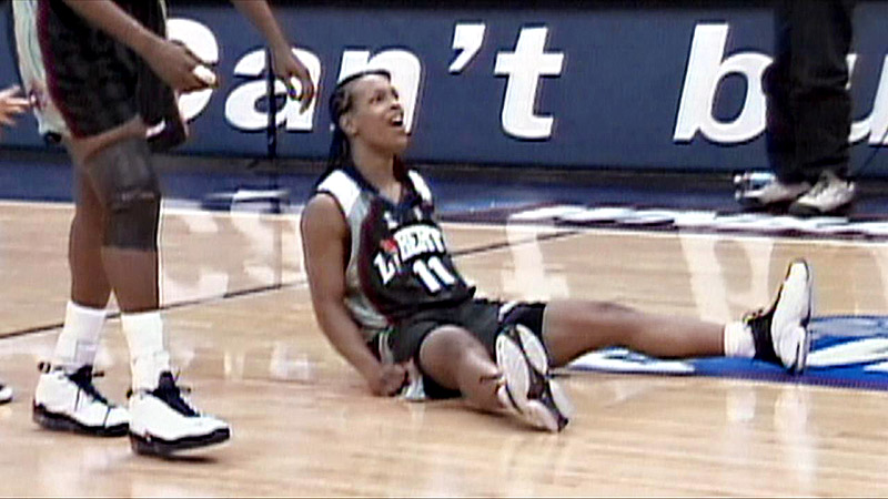 Reporter hits this amazing shot, and Teresa Weatherspoon has the pe ...