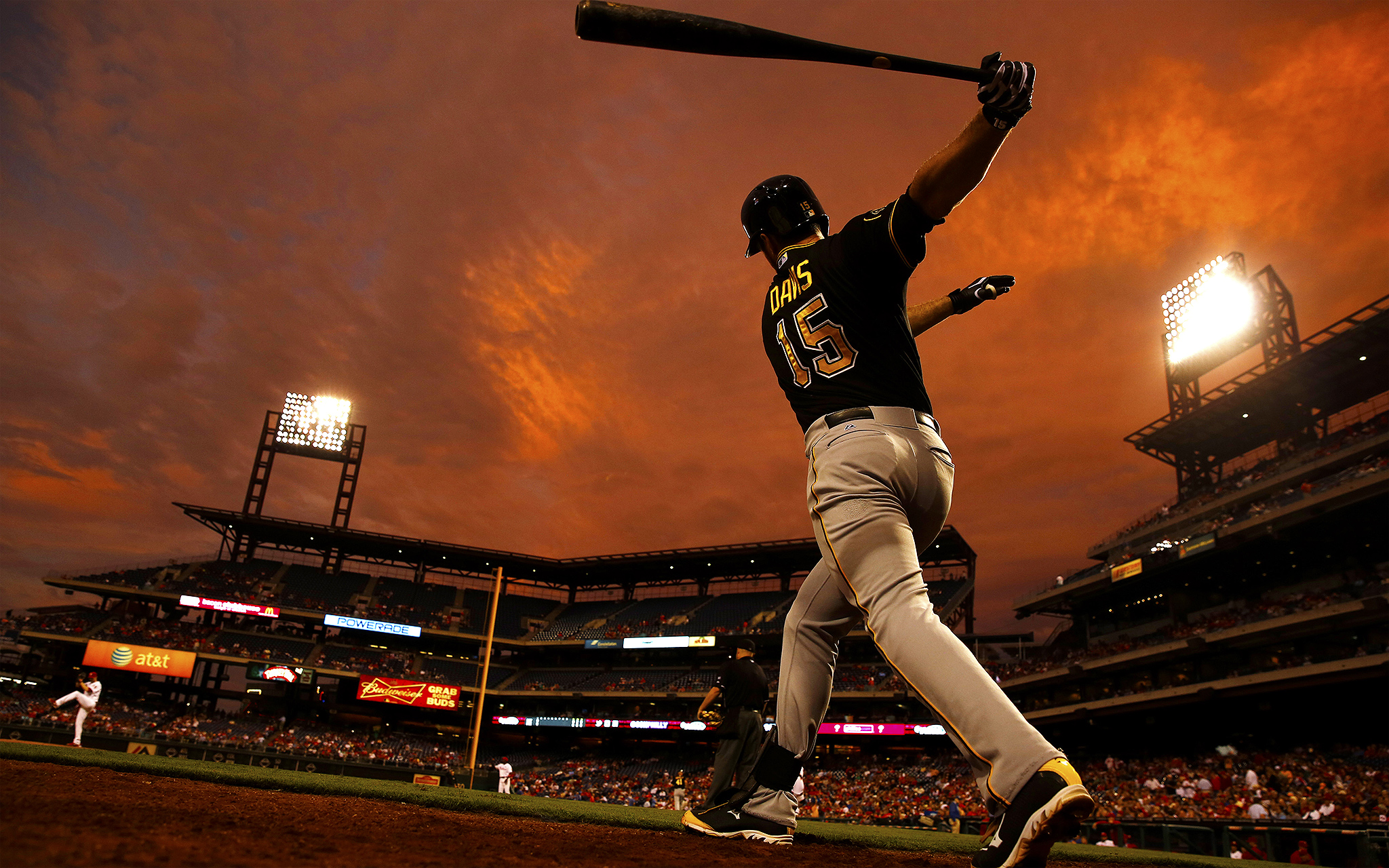 Ike Davis - The Week in Pictures: Sept. 8-14, 2014 - ESPN