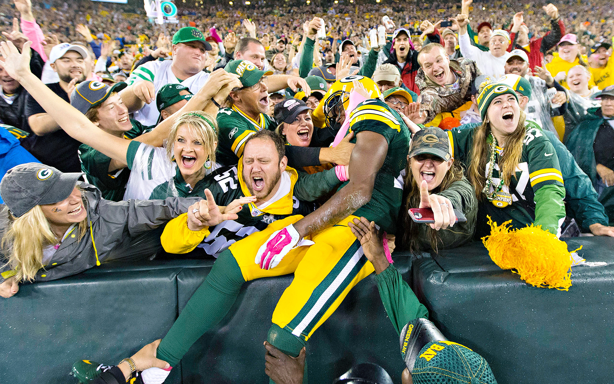 Davante Adams Scores - The Week in Pictures: September 29 - October 5 ...