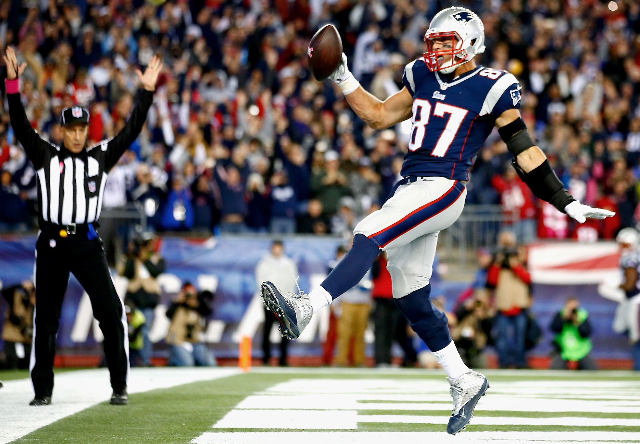 Rob Gronkowski - The Week in Pictures: September 29 - October 5, 2014 ...