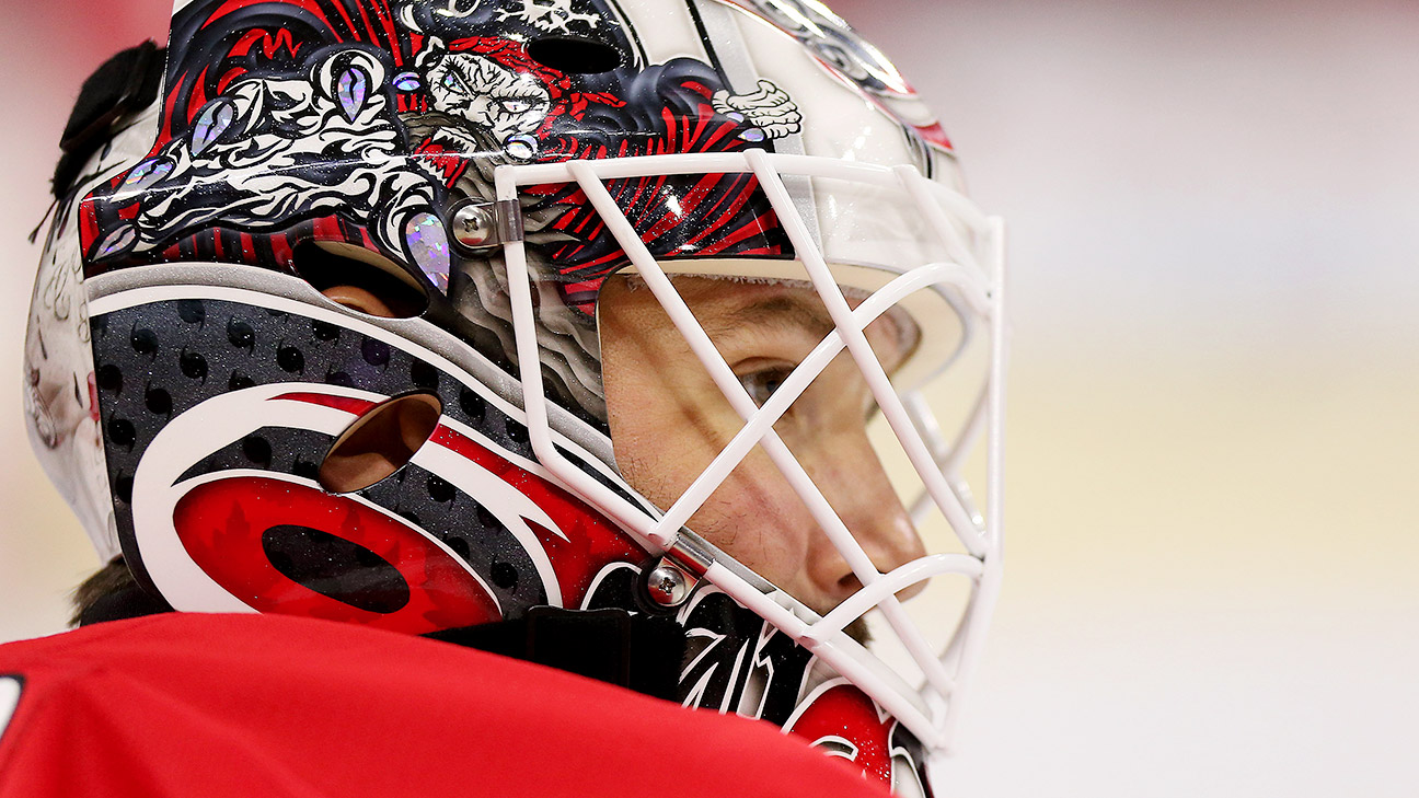 Ward signs 1-day deal to retire with Hurricanes - ABC7 Chicago