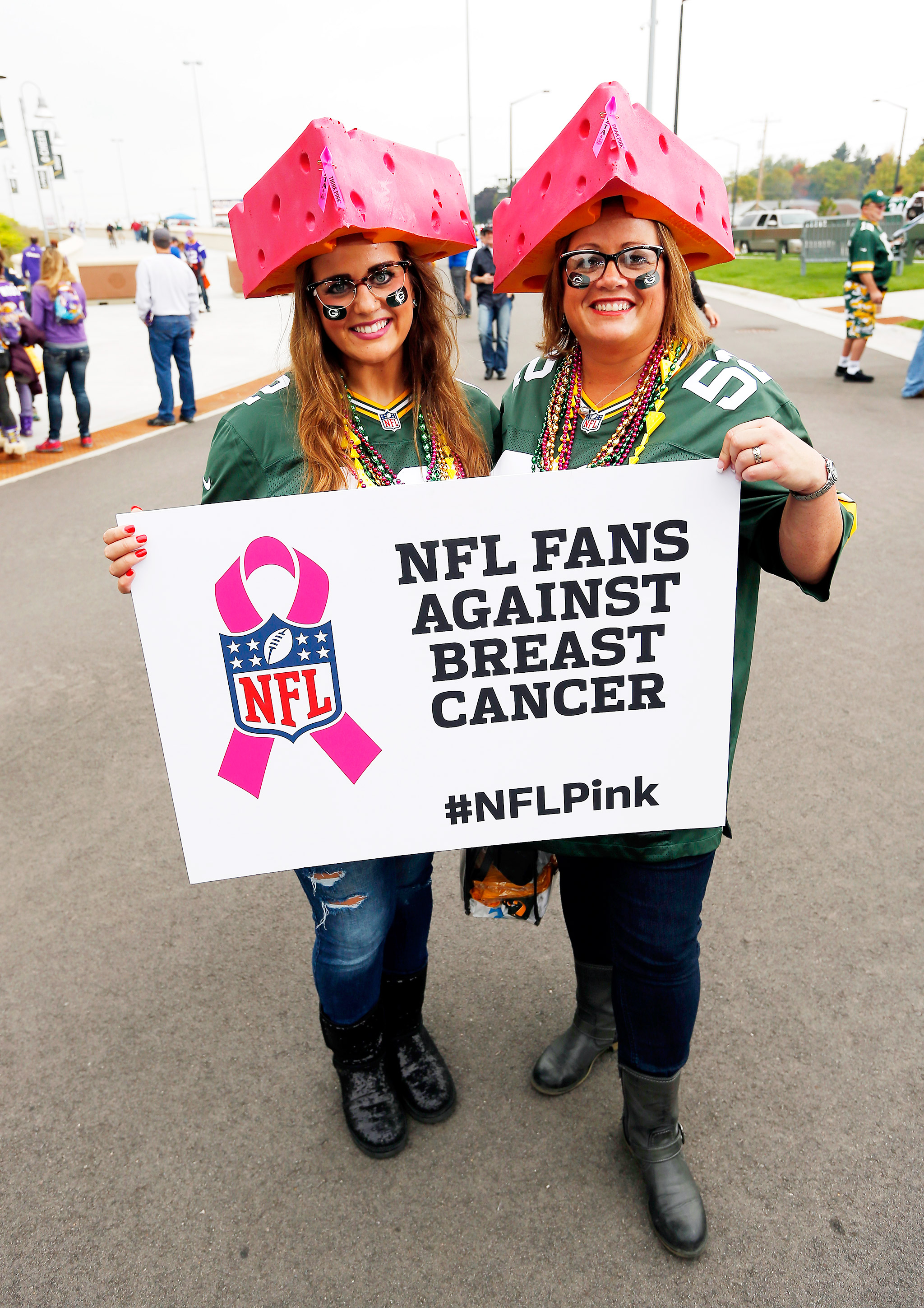 Pink Cheesehead, Maddie Langen, Stephanie Langen - NFL - A Crucial ...