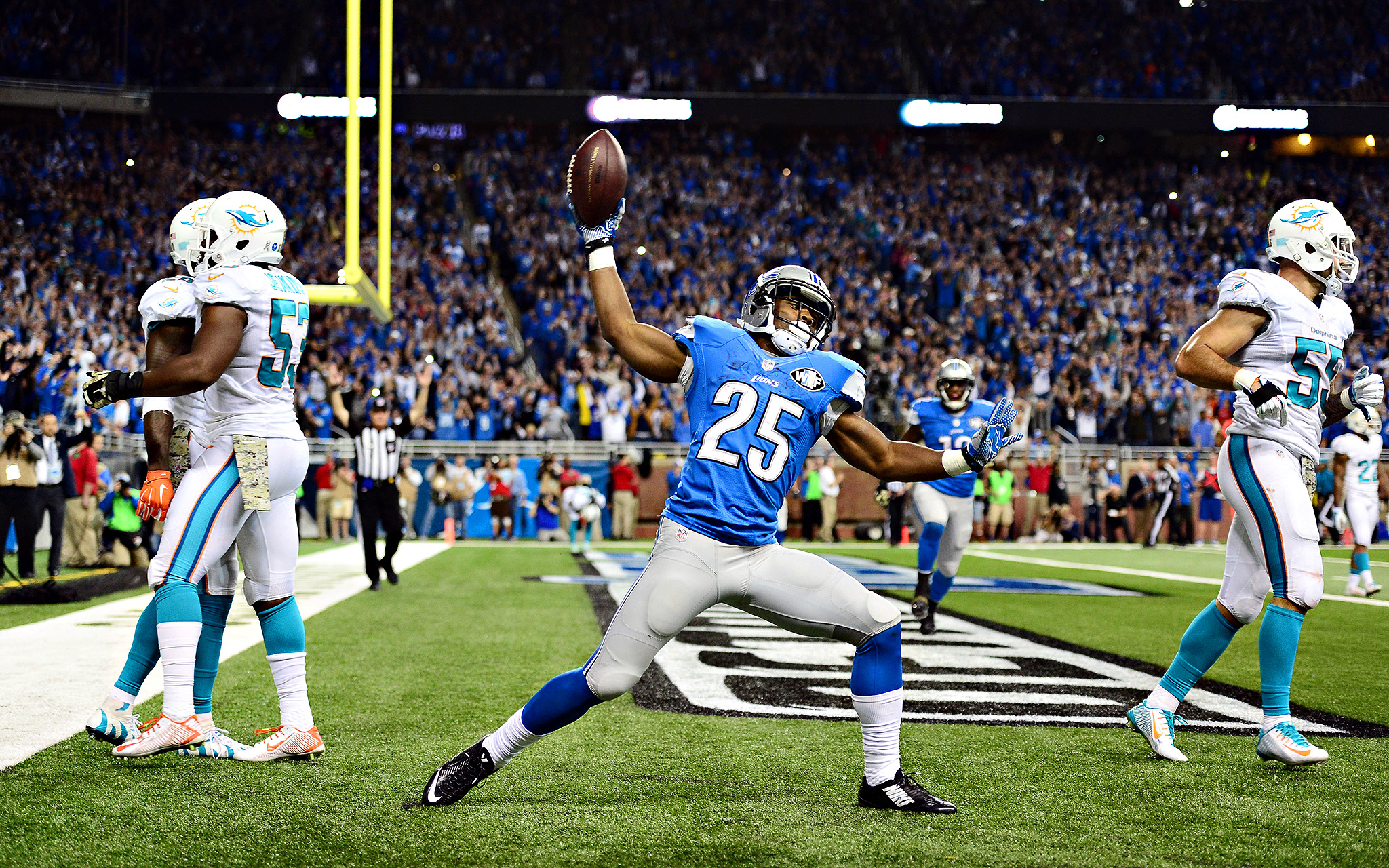 Theo Riddick - The Week in Pictures: November 3-November 9, 2014 - ESPN